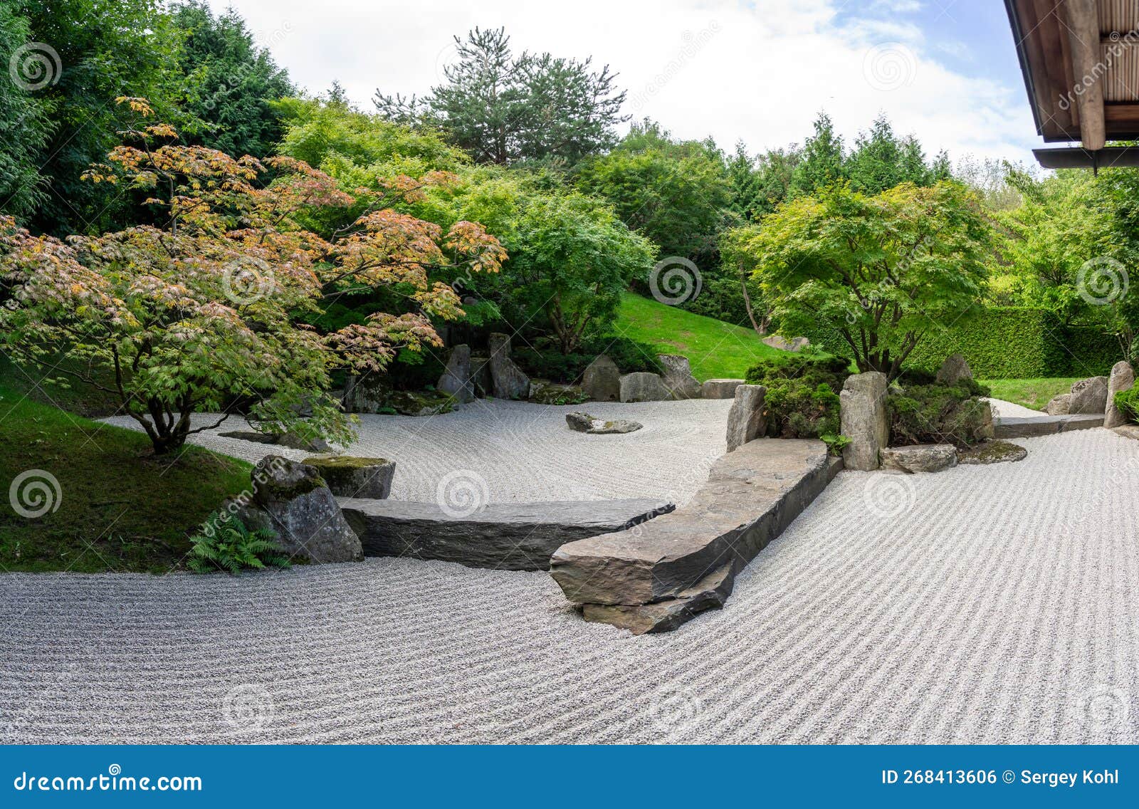 A Traditional Japanese Rock Garden Stock Photo - Image of sand, wave ...