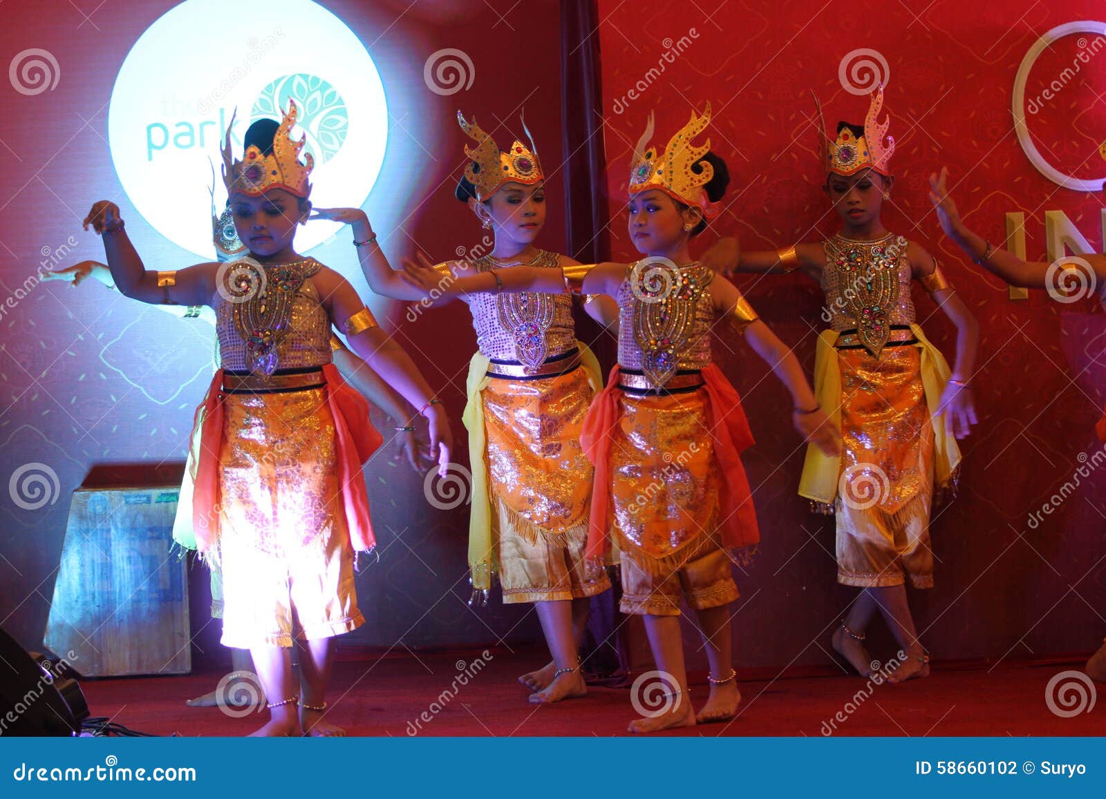 Traditional javanese dance editorial photography. Image of sukoharjo ...