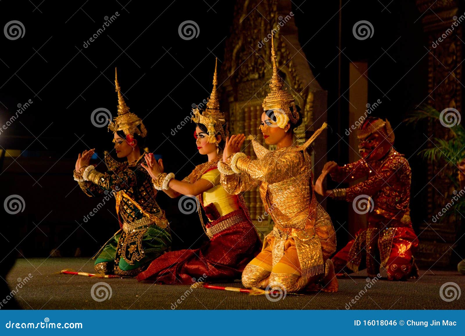 Traditional Khmer Dance in Cambodia Editorial Photo - Image of music ...