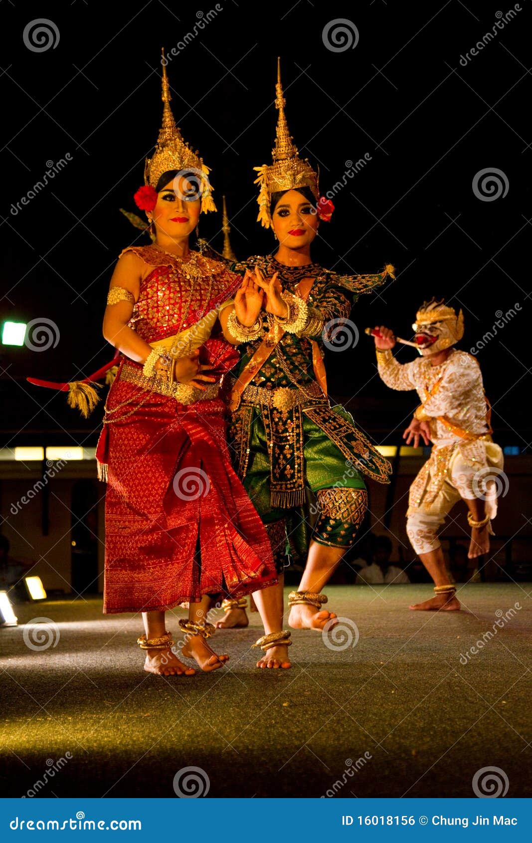 Traditional Khmer Dance Depicting Ramayana Editorial Photo - Image of ...