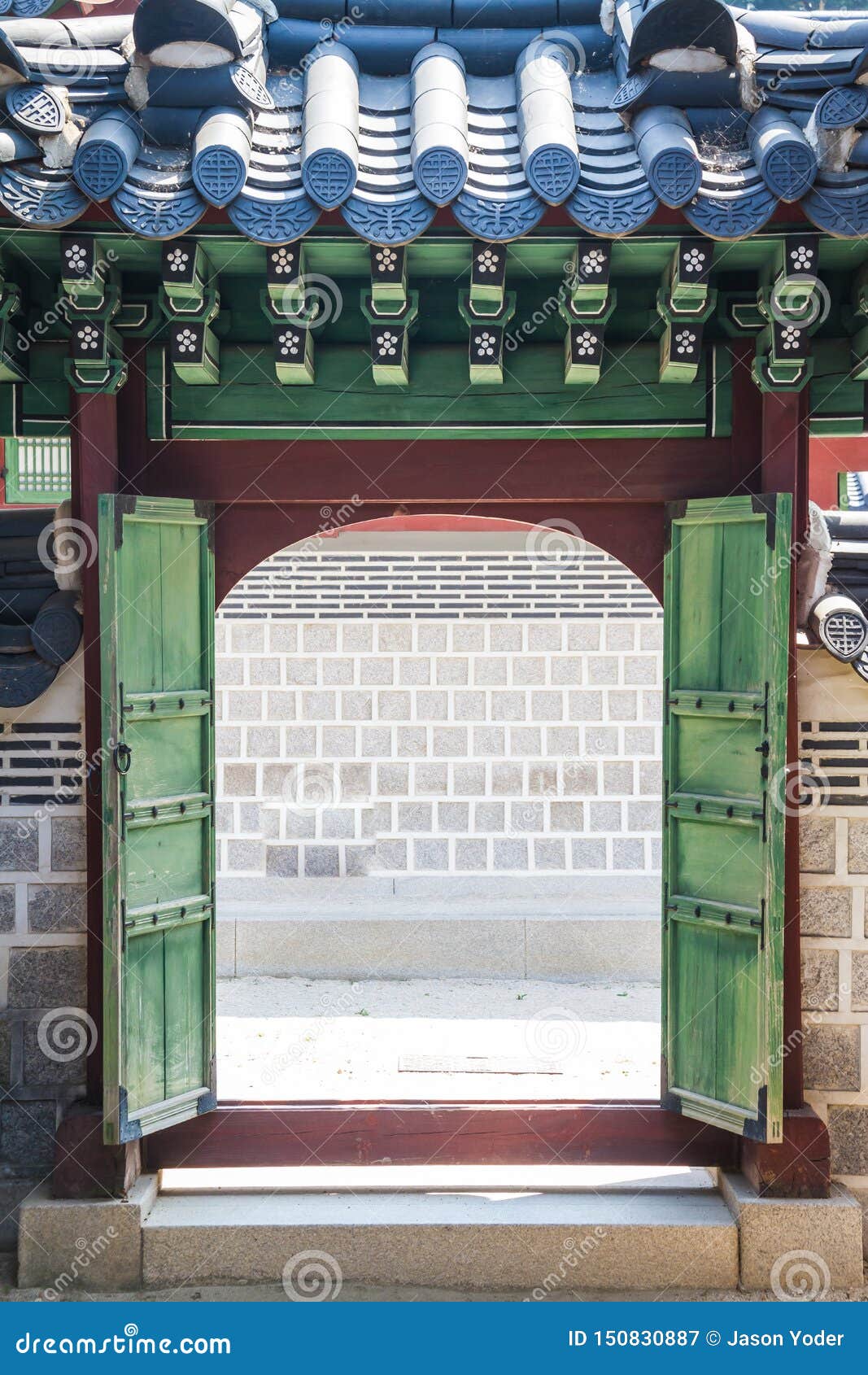 Traditional Korean Gate stock image. Image of gyeongbokgung - 150830887