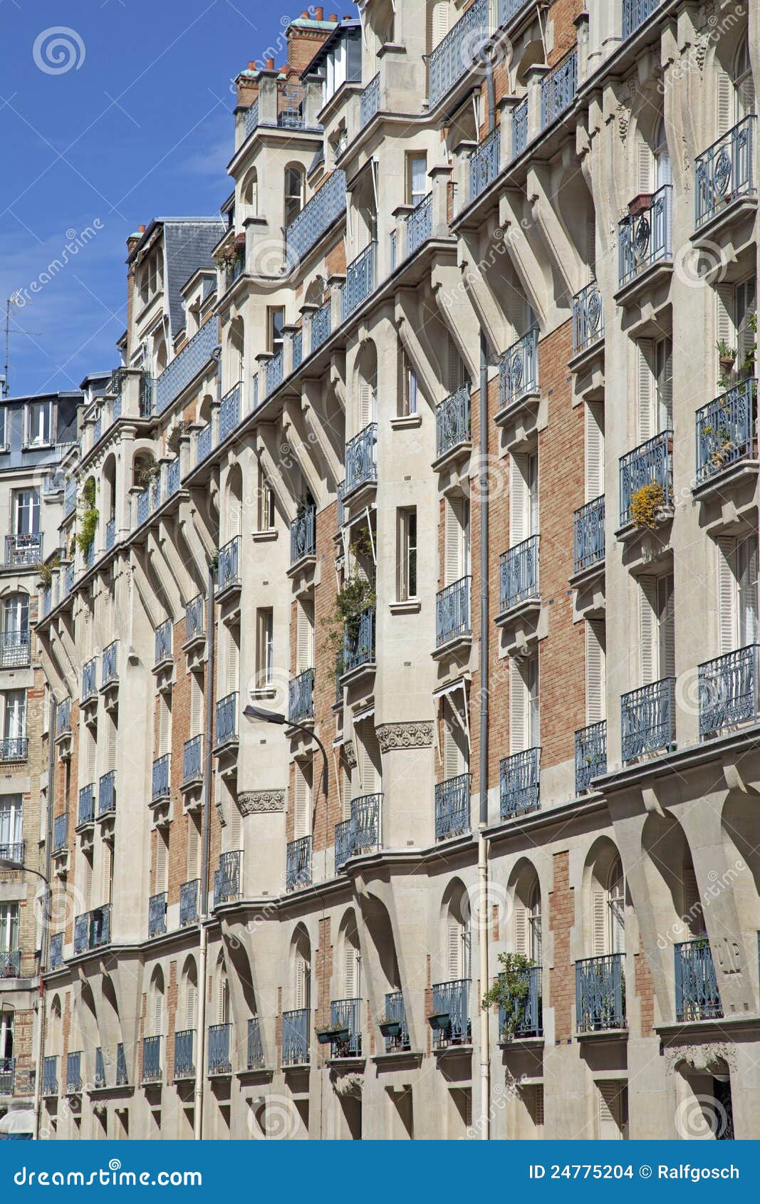 Traditional Living Building,Paris Stock Photo - Image of neighbourhood ...