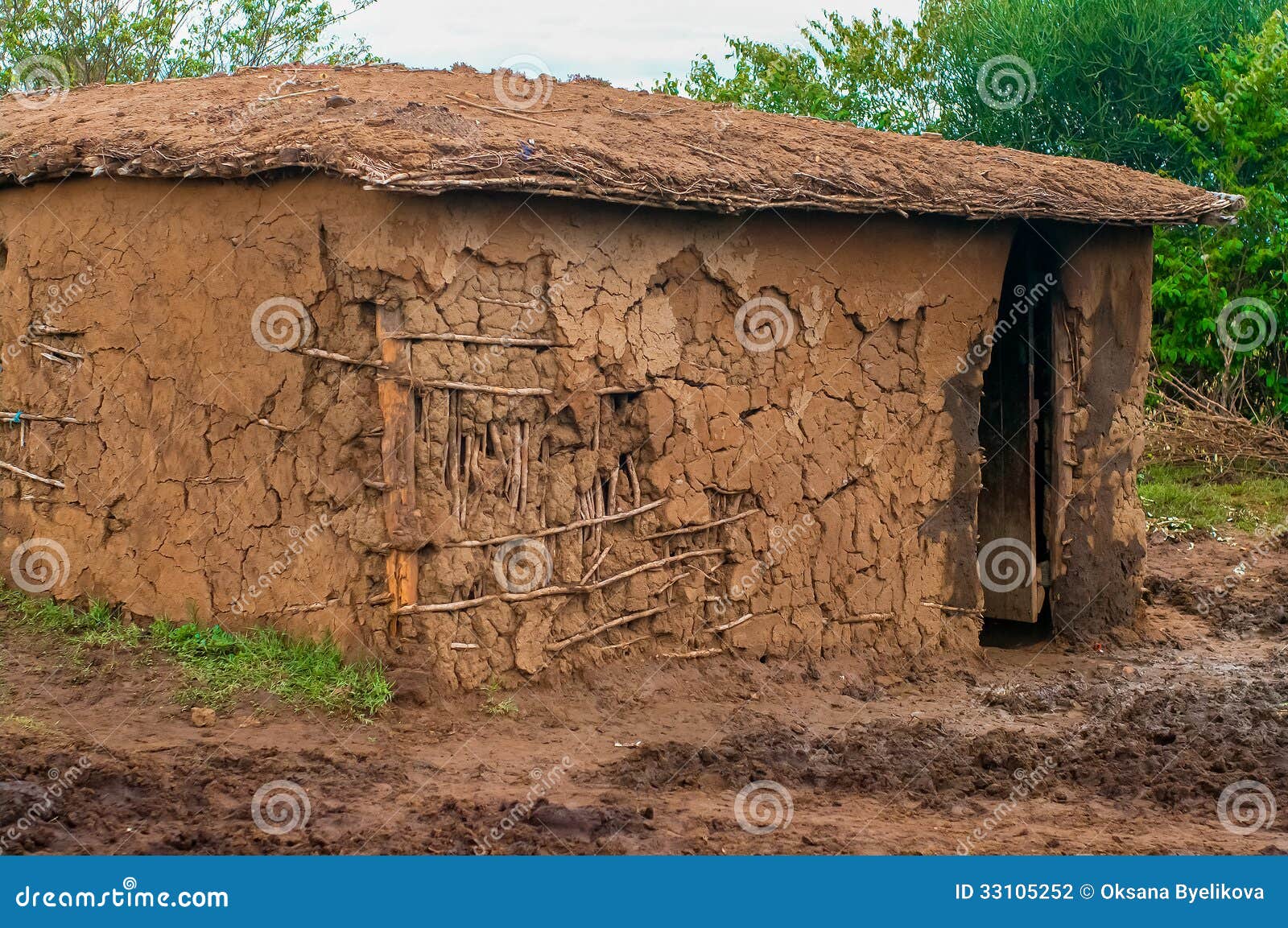 Traditional Maasai Hut, Kenya Stock Photo - Image of poverty ...