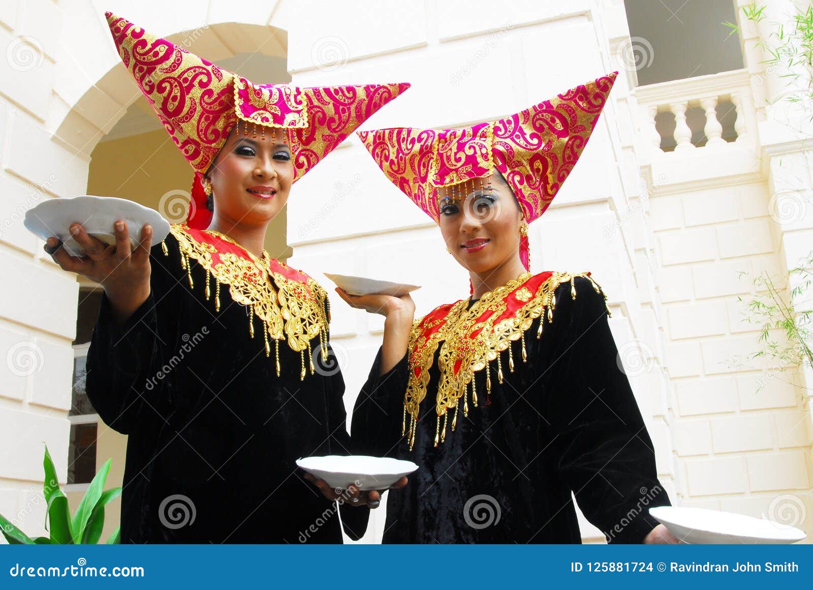 Traditional Malay Dance editorial stock image. Image of dance - 125881724