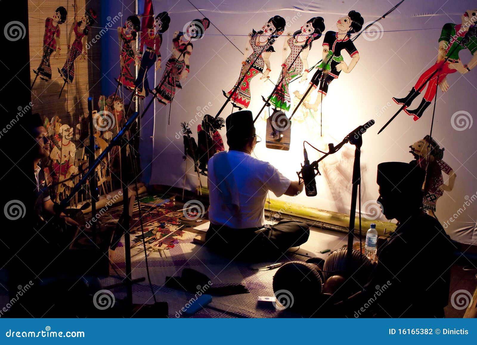 A Traditional Malaysian Shadow Puppet Show Editorial Photography ...