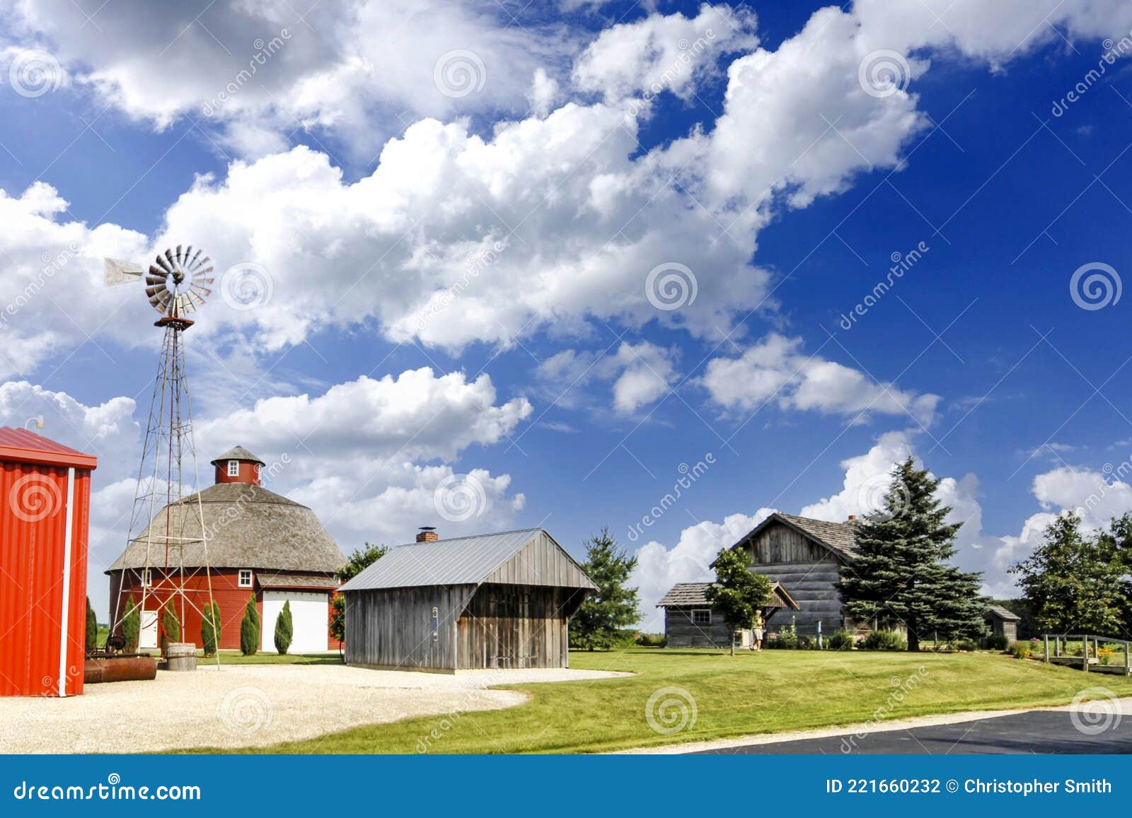 Traditional mid-west farm editorial photography. Image of farmstead ...