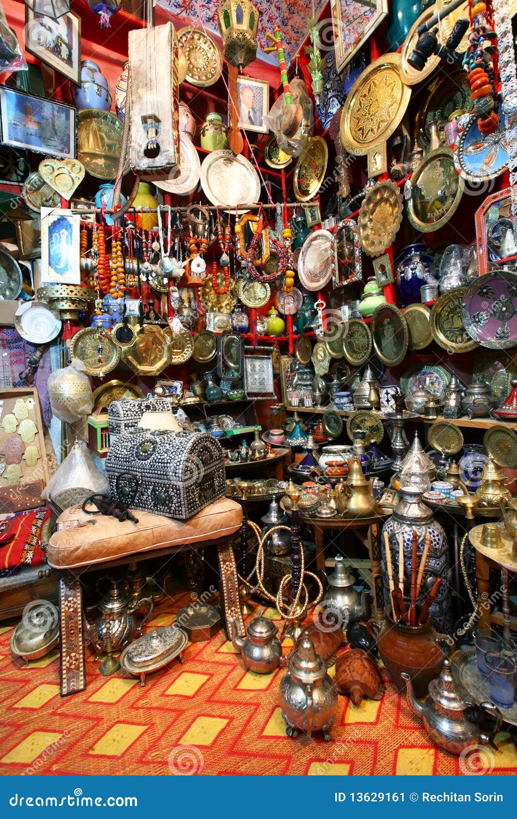 Traditional Moroccan Souvenir Shop Stock Image - Image of gold ...