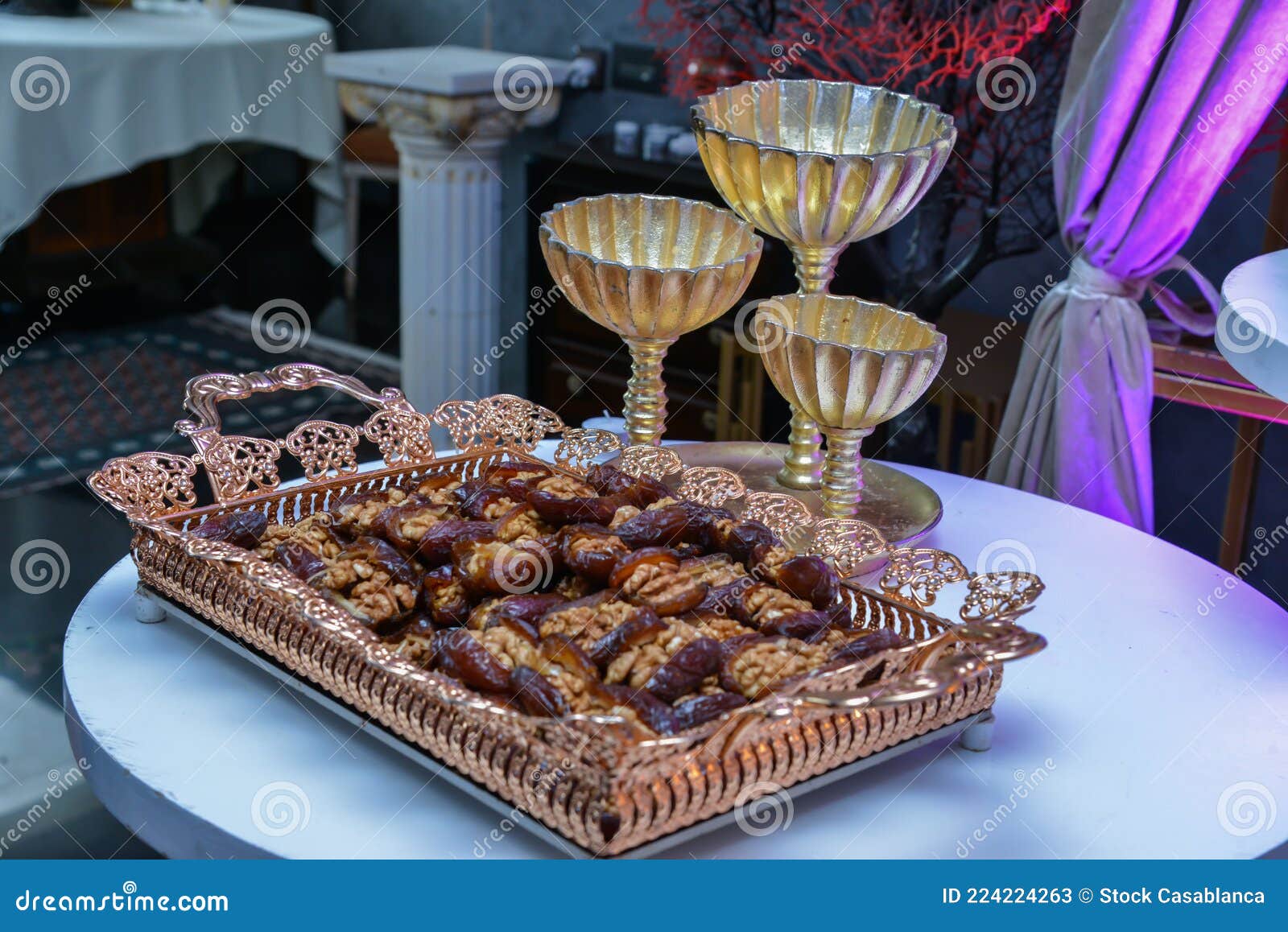 Traditional Moroccan Stuffed Dates with Dulce De Leche and Almonds ...