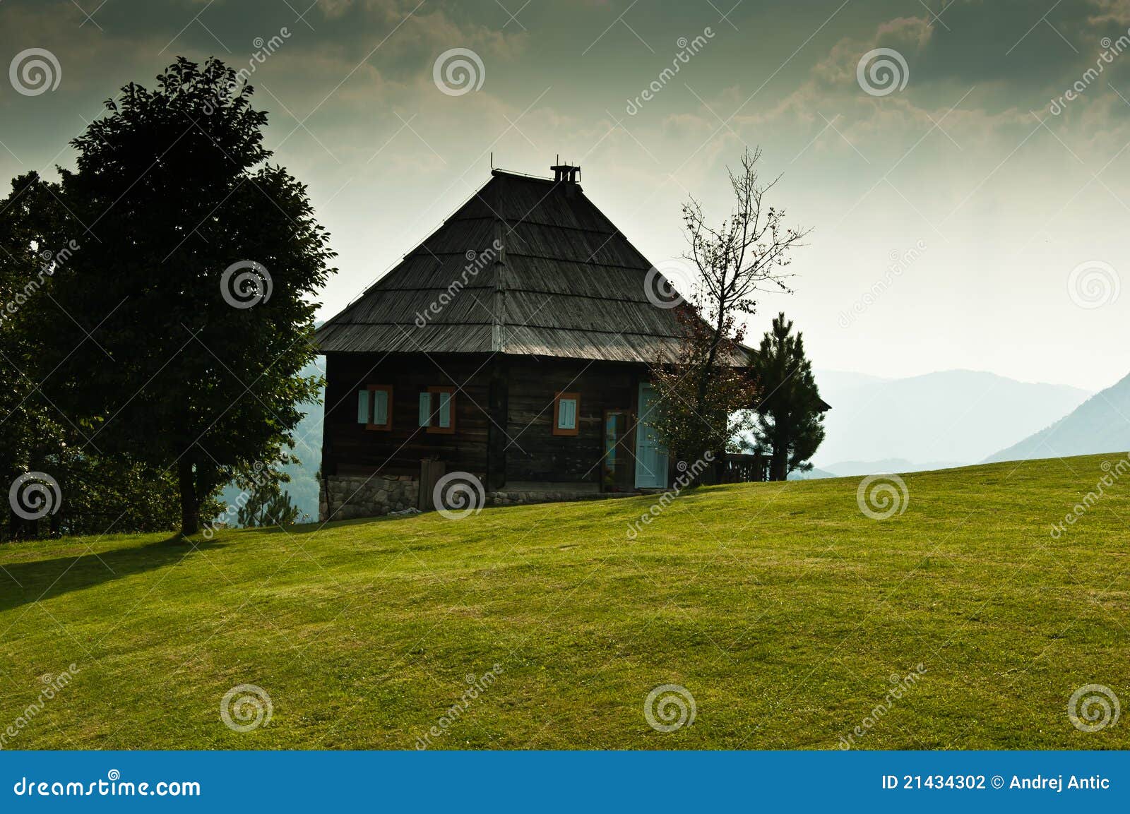 Traditional mountain house stock photo. Image of forest - 21434302