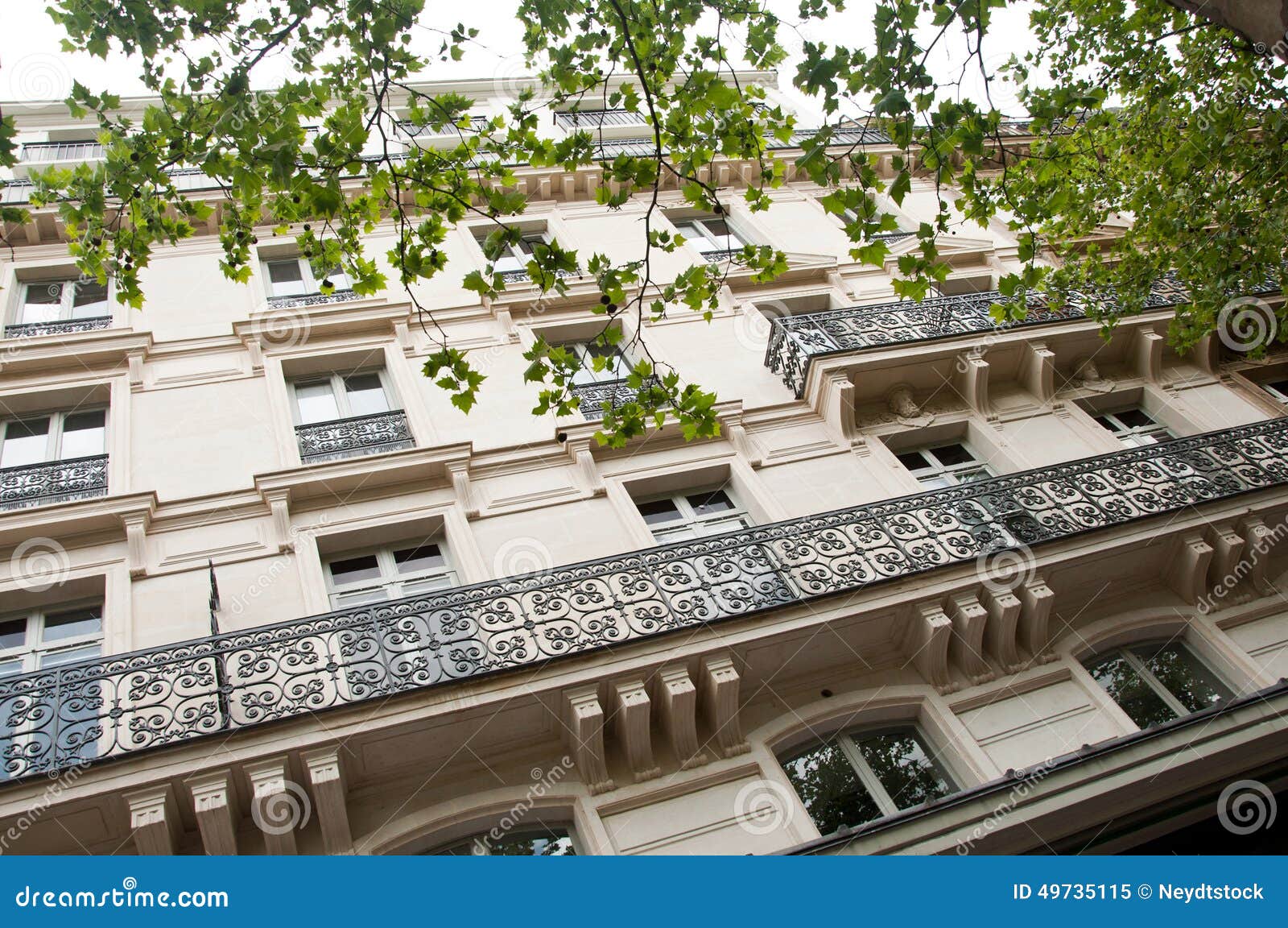 Traditional Parisian Building Stock Image - Image of housing, france ...