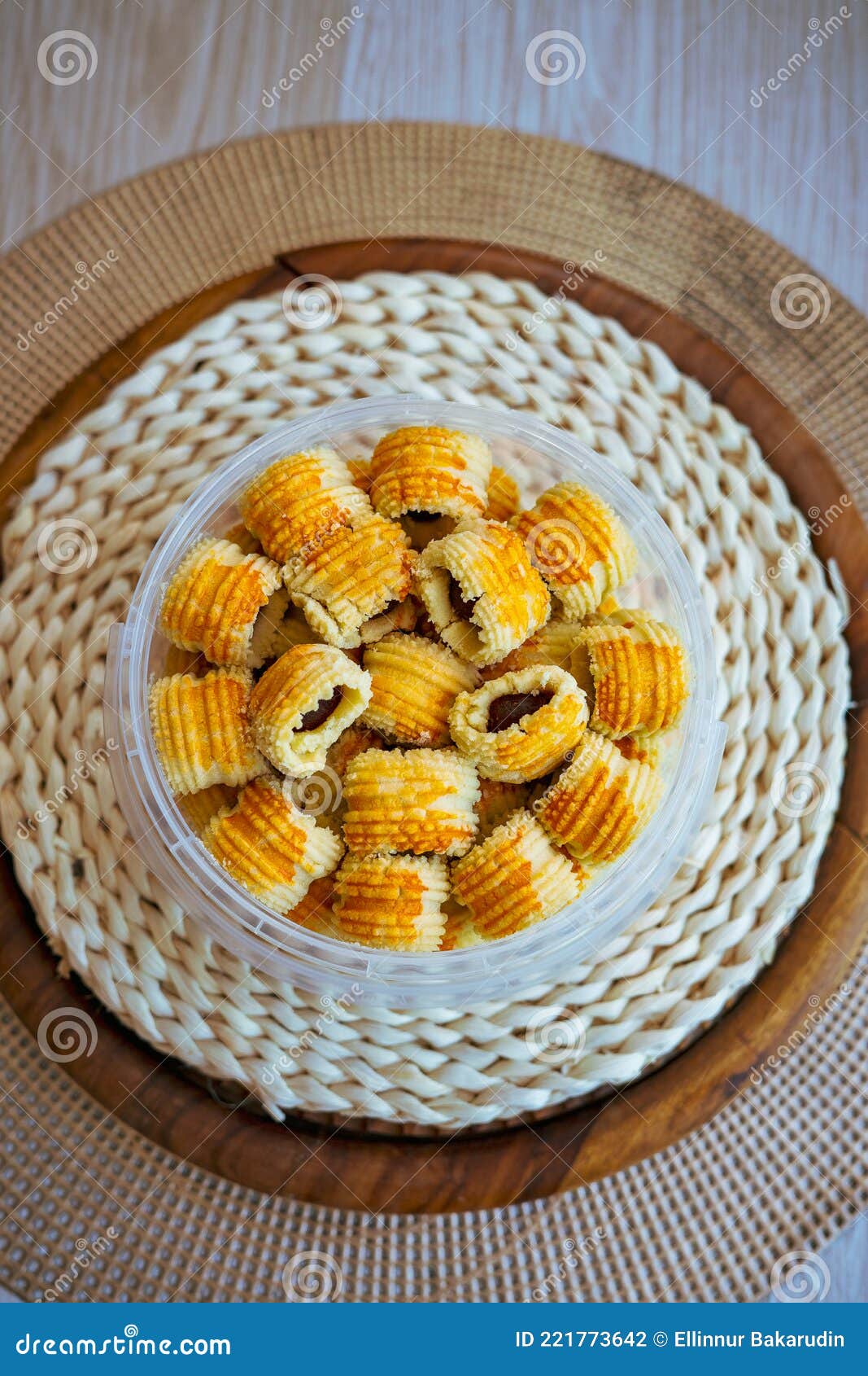 Traditional Pineapple Jam Tart Roll Cookies or a Malay Called Tart ...