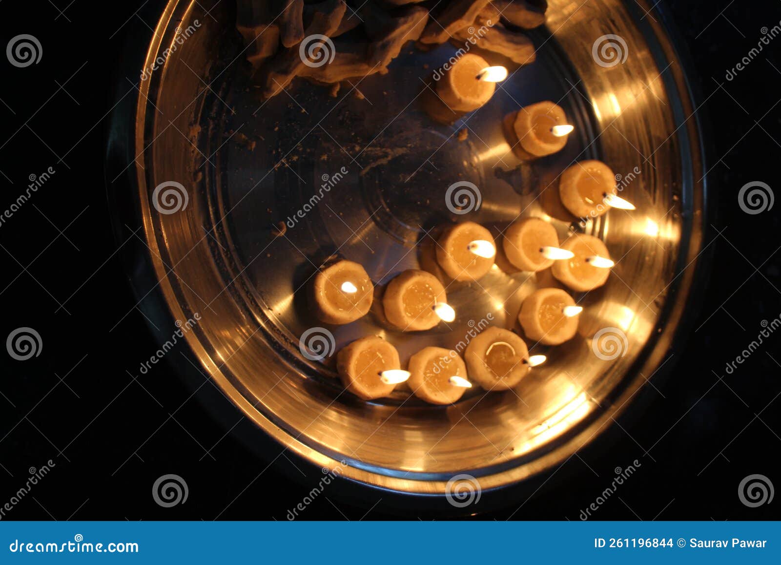 Traditional Puja Thali with Lamp Pooja Thali Sets and Karwa Chauth ...