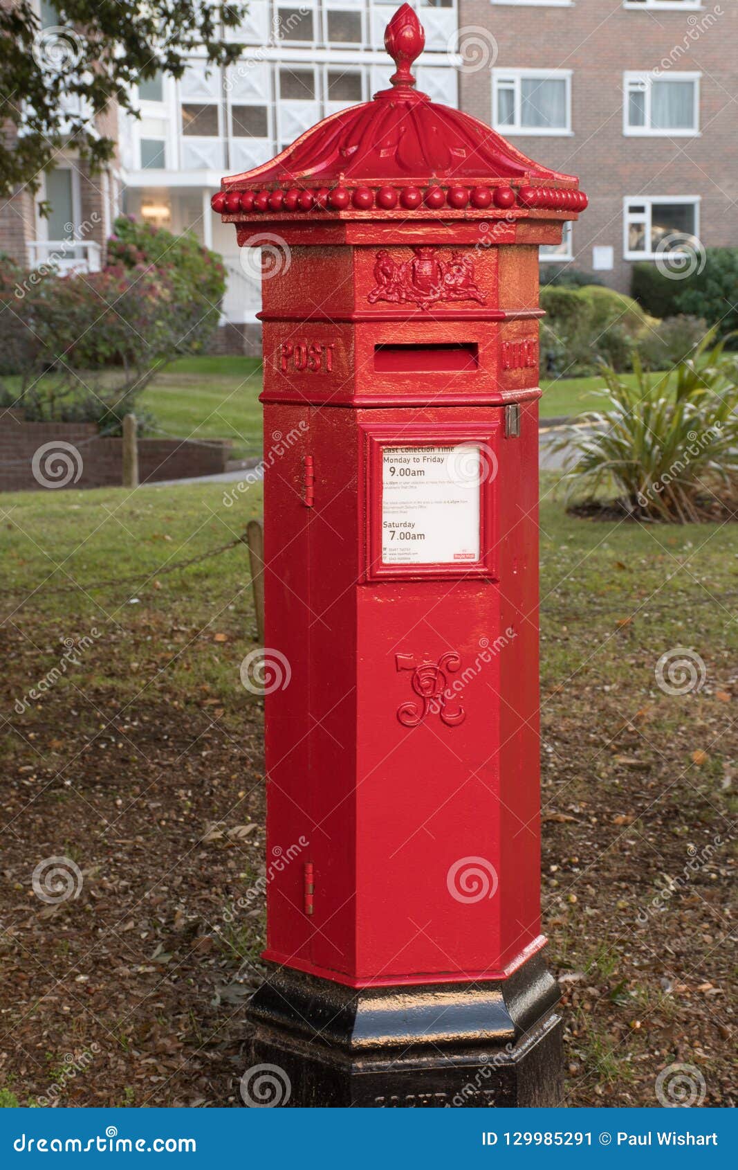 Traditional Red UK Post Box Editorial Photo - Image of hexangonal ...