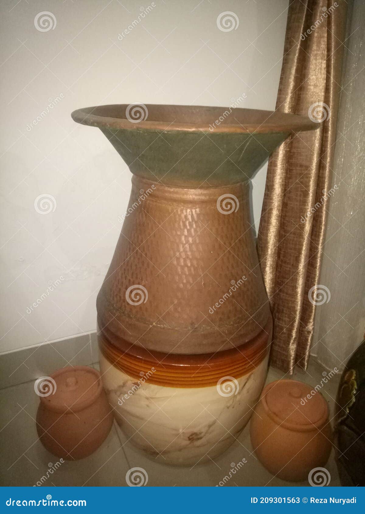 Traditional rice cooker stock image. Image of furniture - 209301563