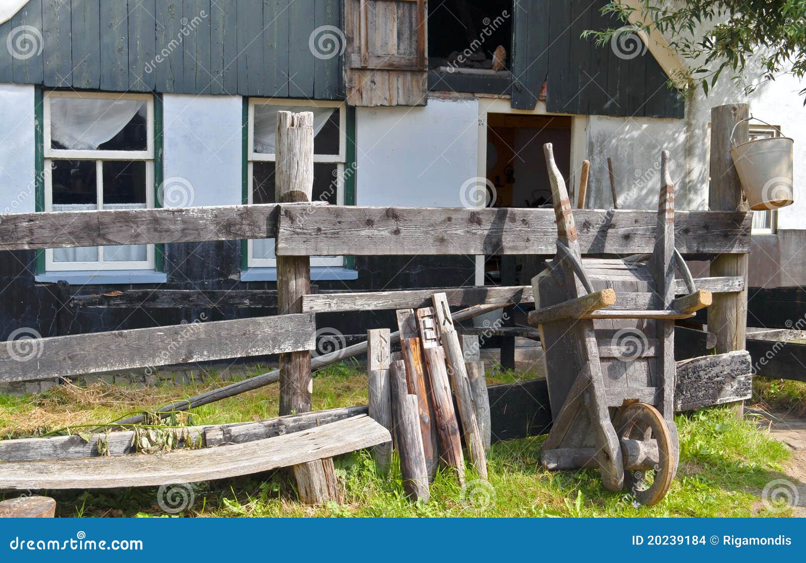 Traditional Rural Farmhouse Stock Photo - Image of summer, traditional ...