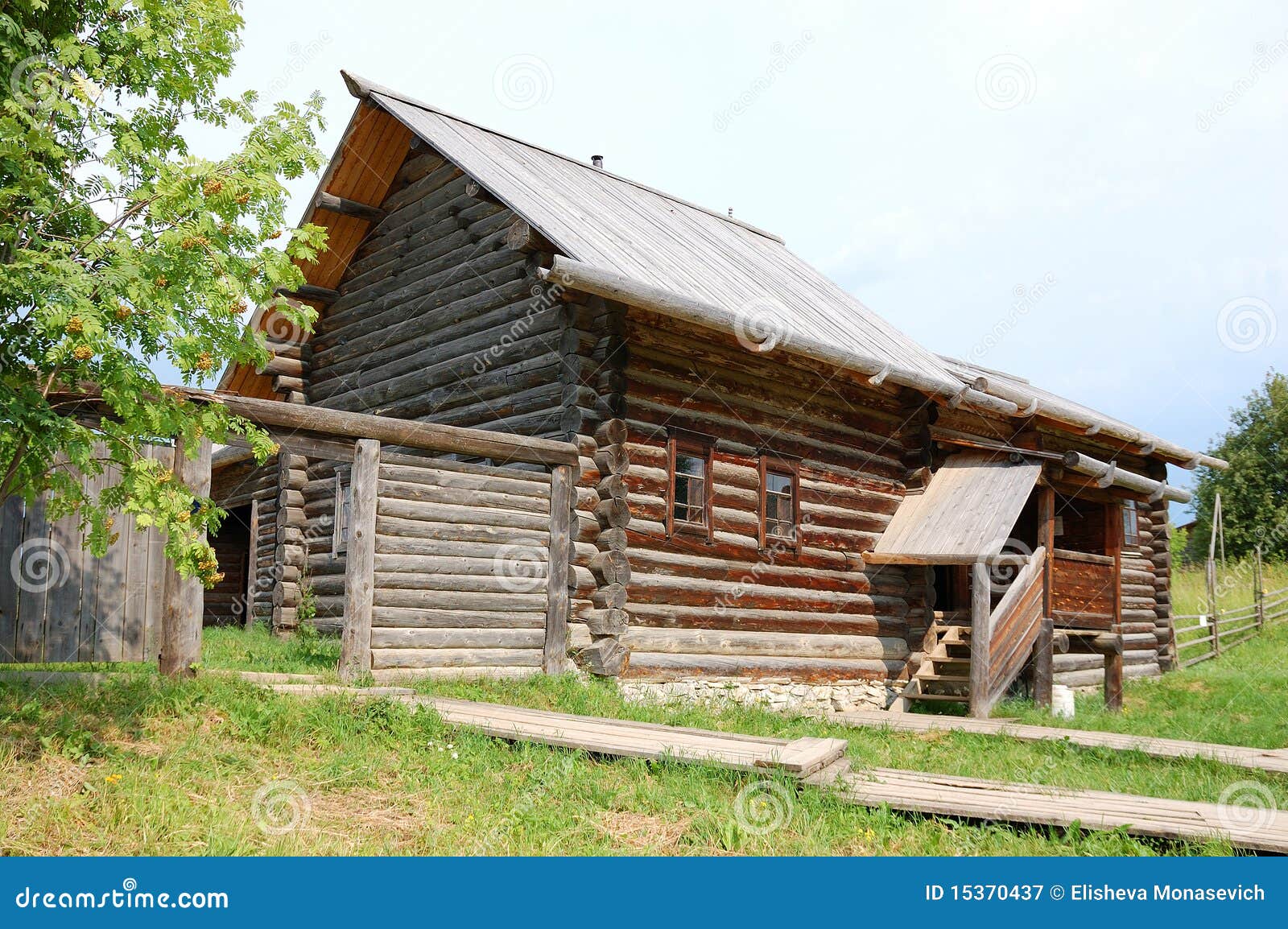Traditional Russian Rural House Stock Image - Image of residential ...