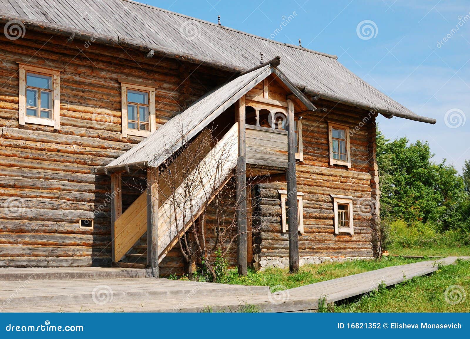 Traditional Russian Rural House Stock Photo - Image of beautiful ...