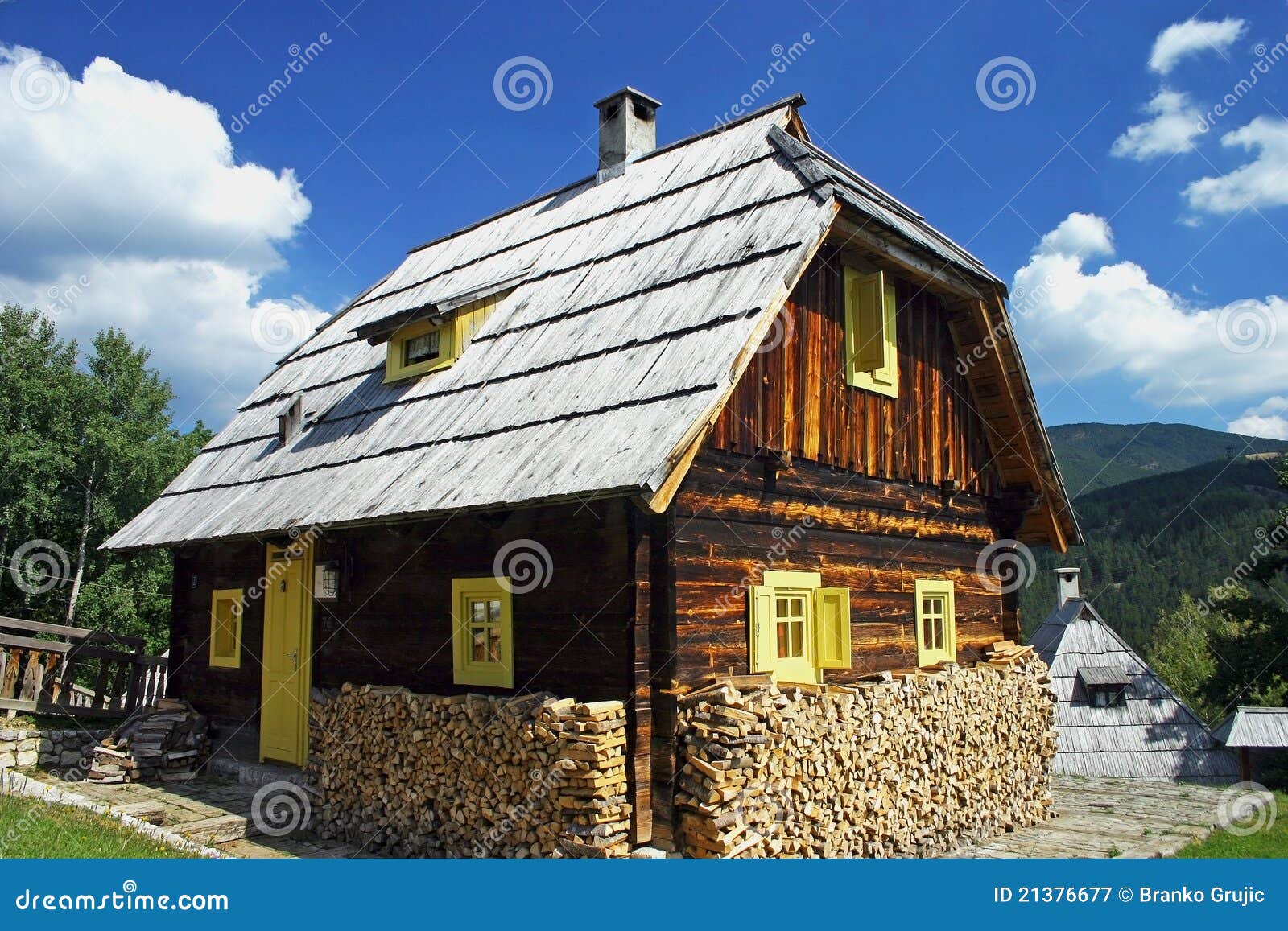 Traditional Serbian house stock image. Image of colors - 21376677