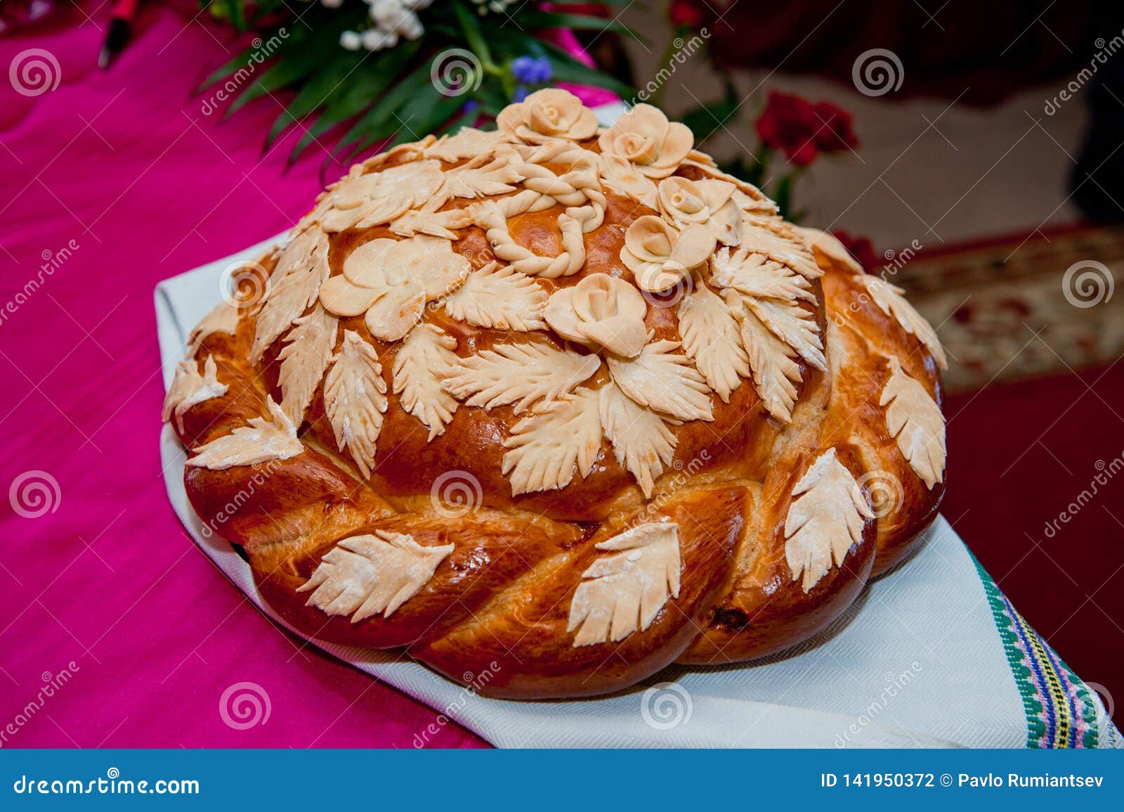 Traditional Slavic Wedding Loaf with Salt Lying on a Rushnik Stock ...