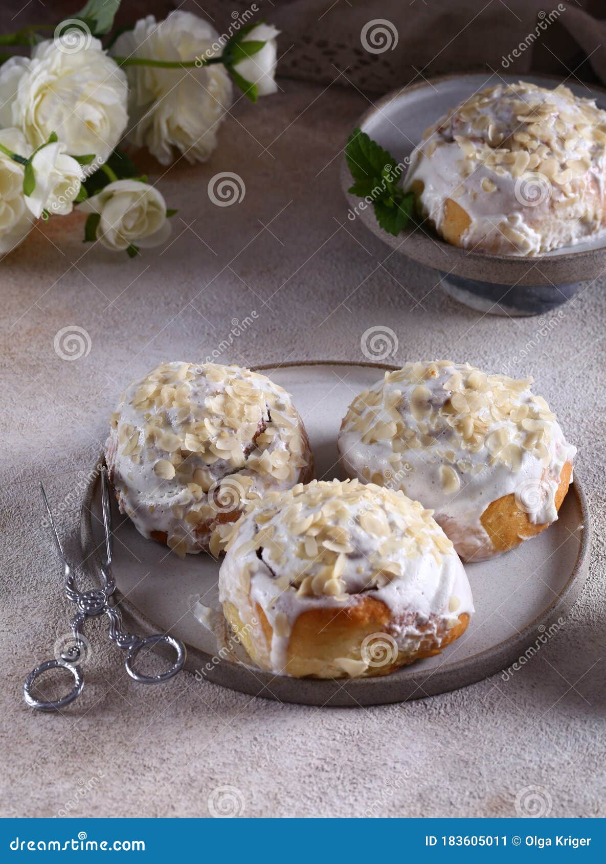 Cinnabon buns with icing stock image. Image of swirl - 183605011