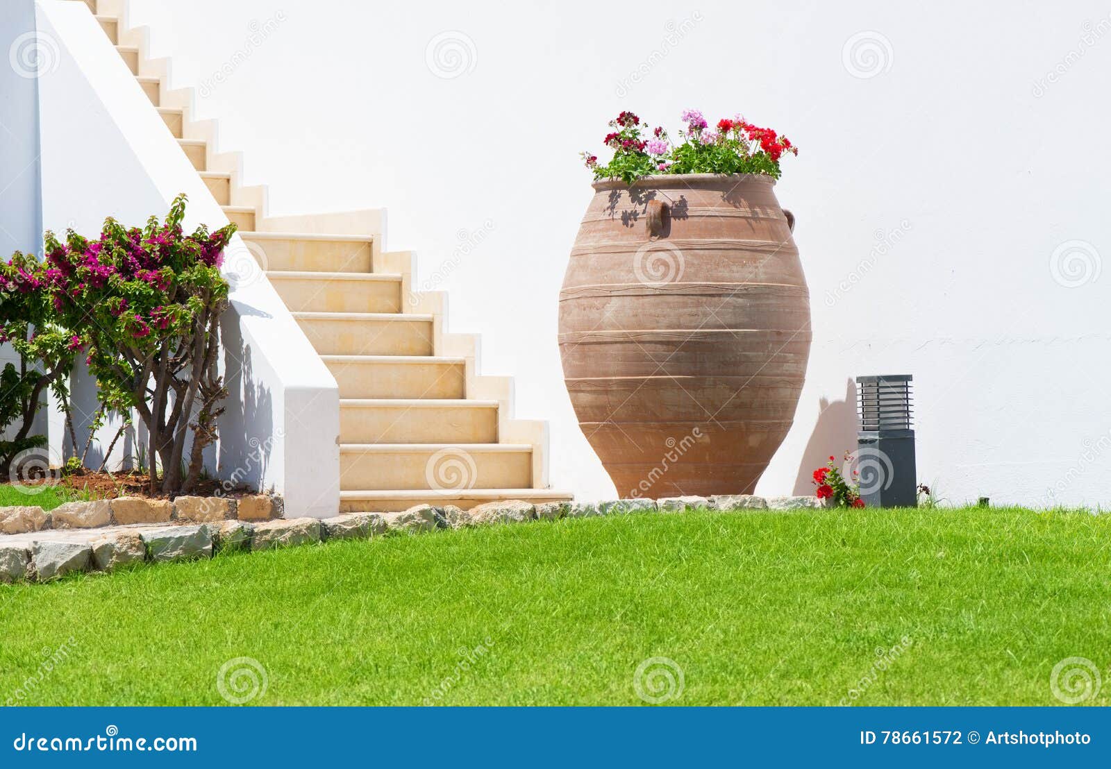 Traditional Terracotta Vase Stock Photo - Image of crete, landscape ...