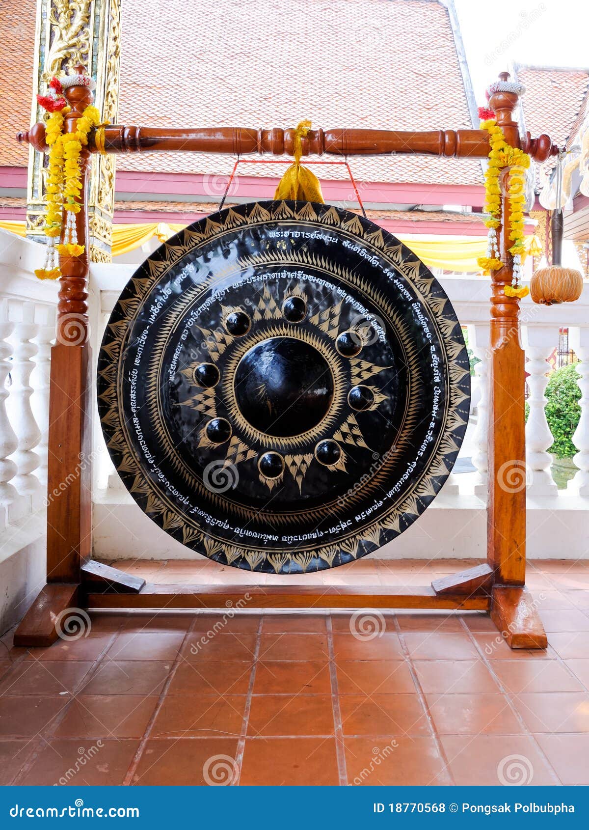 Thai Gong On A Sao Ching Cha Gong Stand With Thai Lotus Design At Wat ...