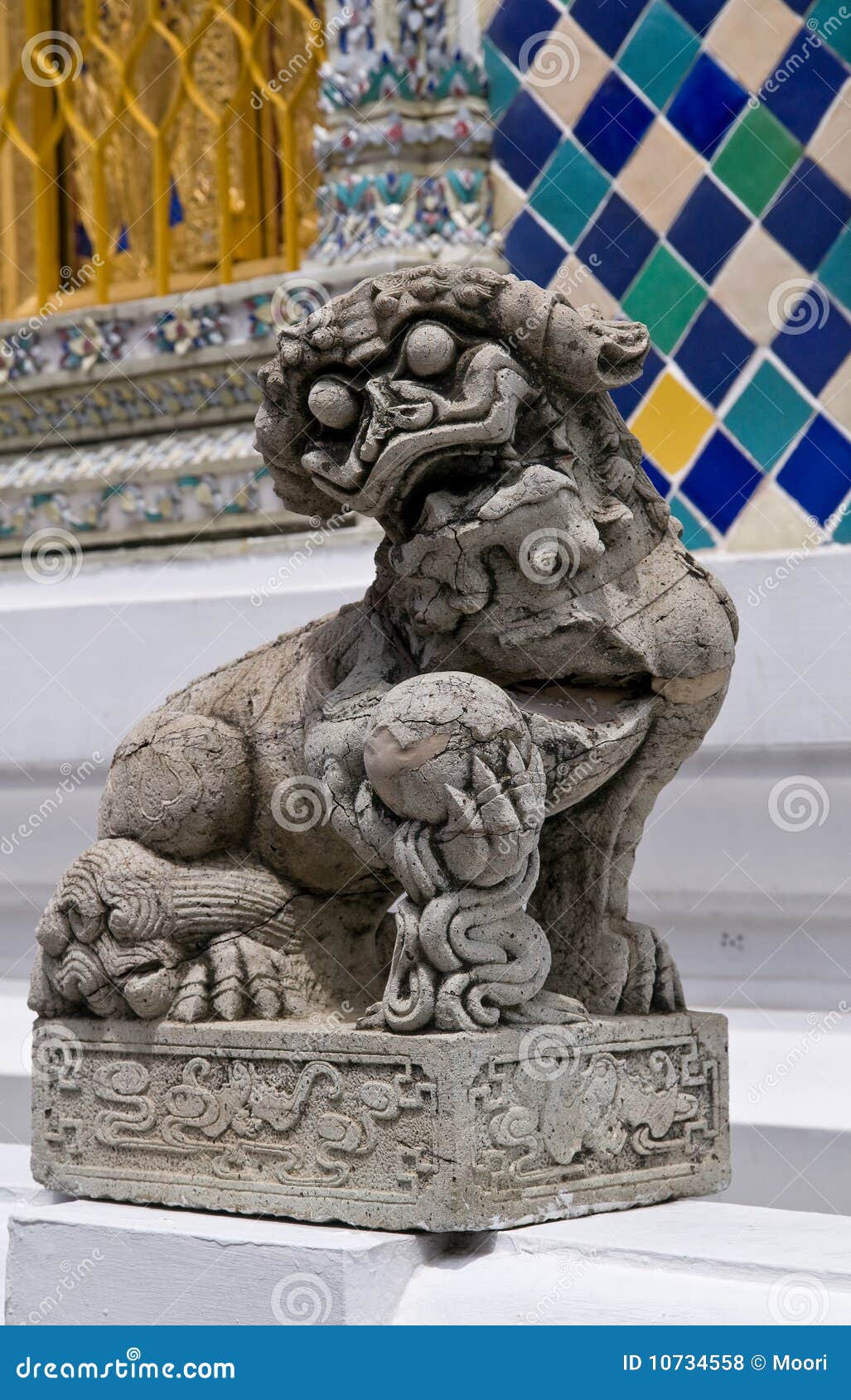 Traditional Thai Statue at Grand Palace Stock Photo - Image of ...