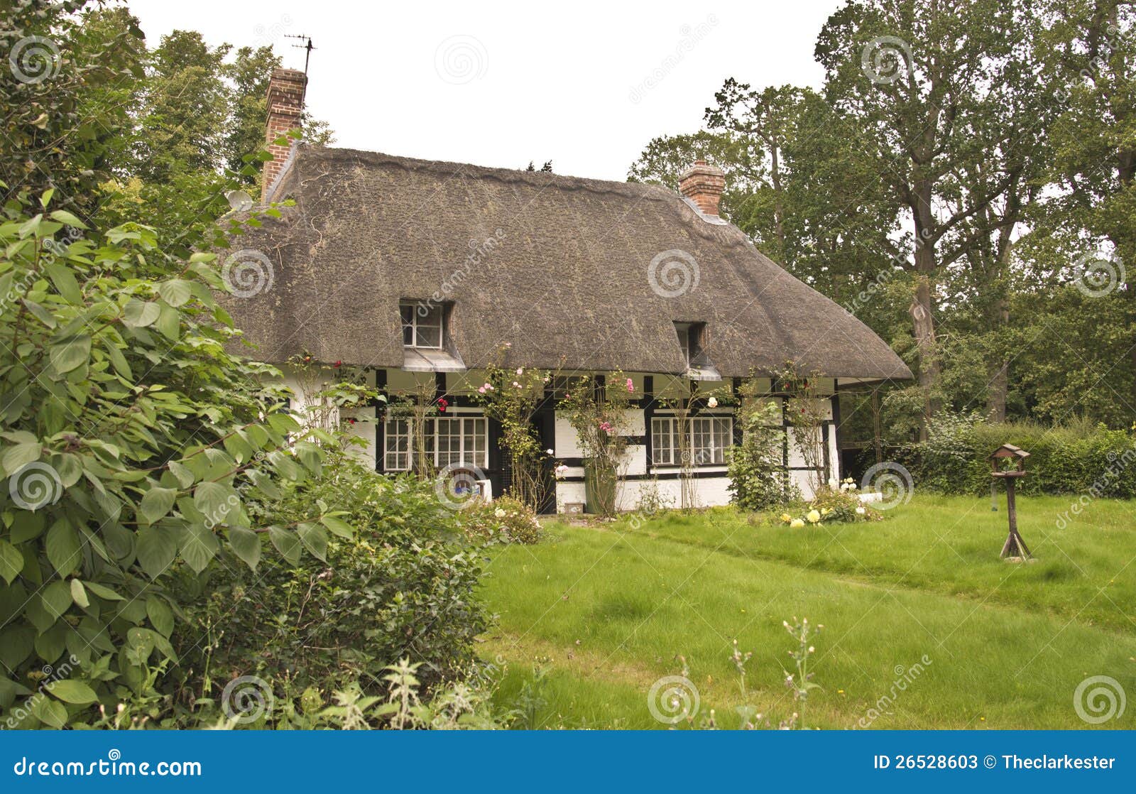 Traditional Thatched Roof Cottage Stock Image - Image of estate ...