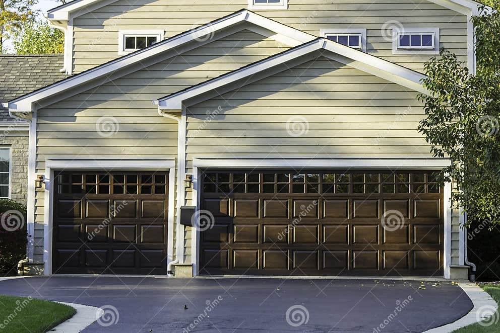 Traditional Three Car Garage Stock Photo - Image of oldfashioned ...