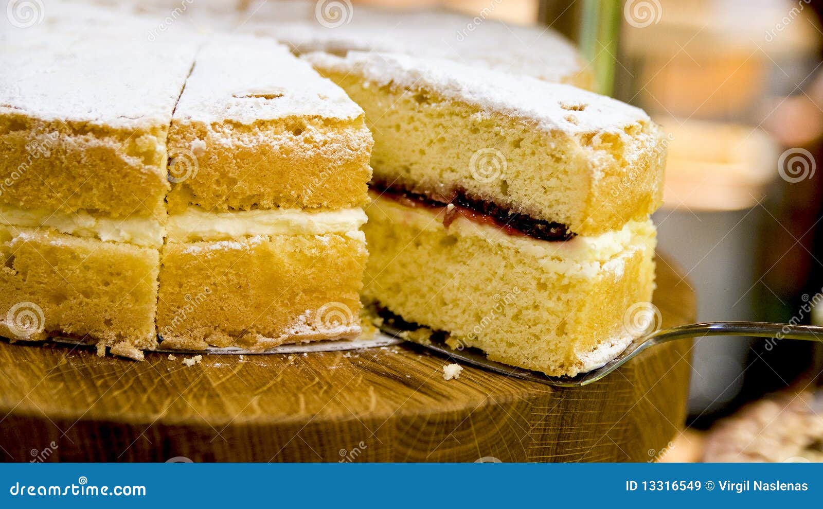 Traditional Victoria Sponge Cake Stock Image - Image of afternoon ...