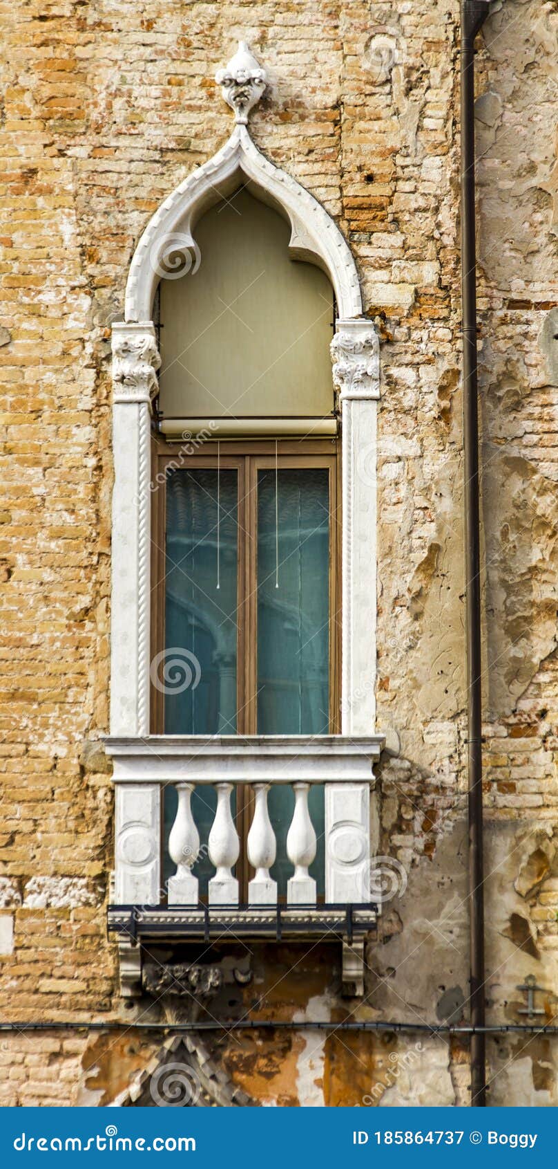 Traditional Widow on Building in Venice, Italy Stock Image - Image of ...