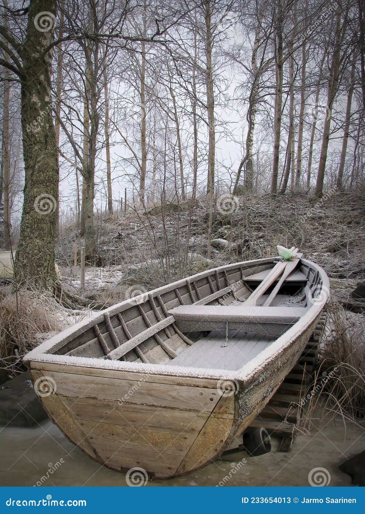 Traditional Wooden Rowing Boat Stock Image - Image of scene, beauty ...