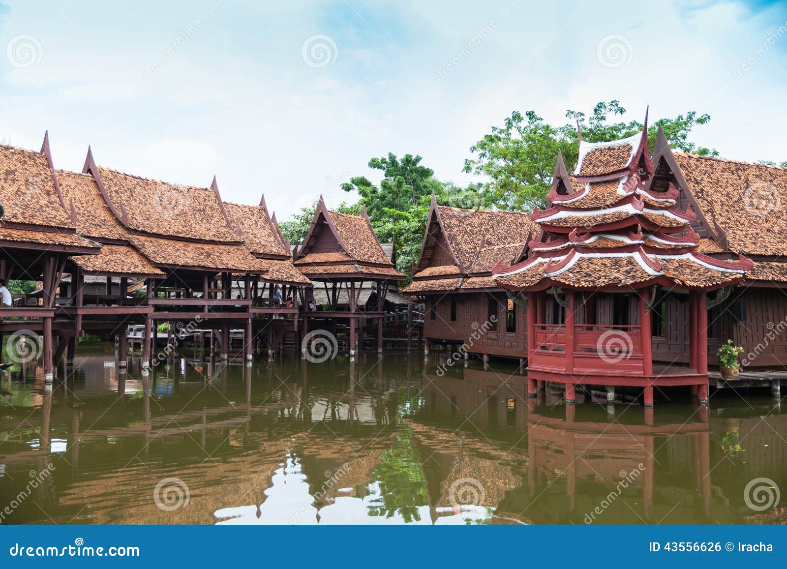 Thai Architecture - The Golden Mount Editorial Image | CartoonDealer ...