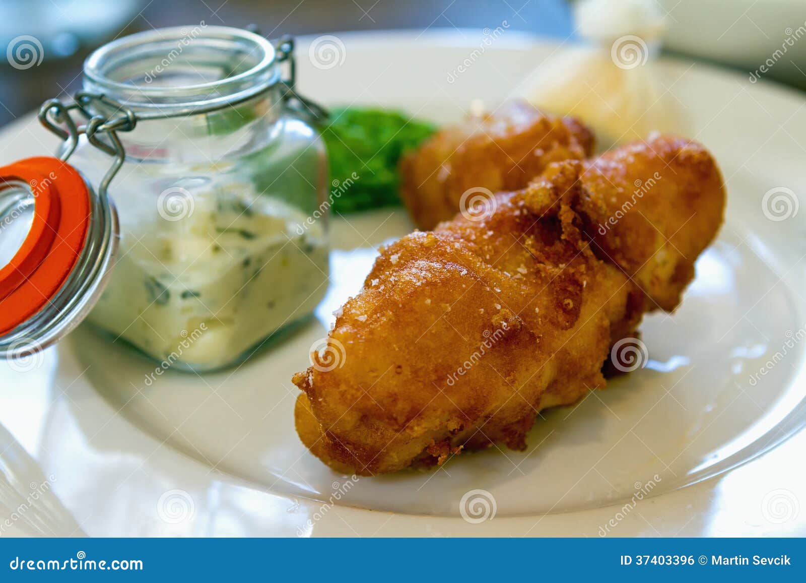 Traditioneel Engels Voedsel - Vis Met Patat Stock Foto - Image of snel ...