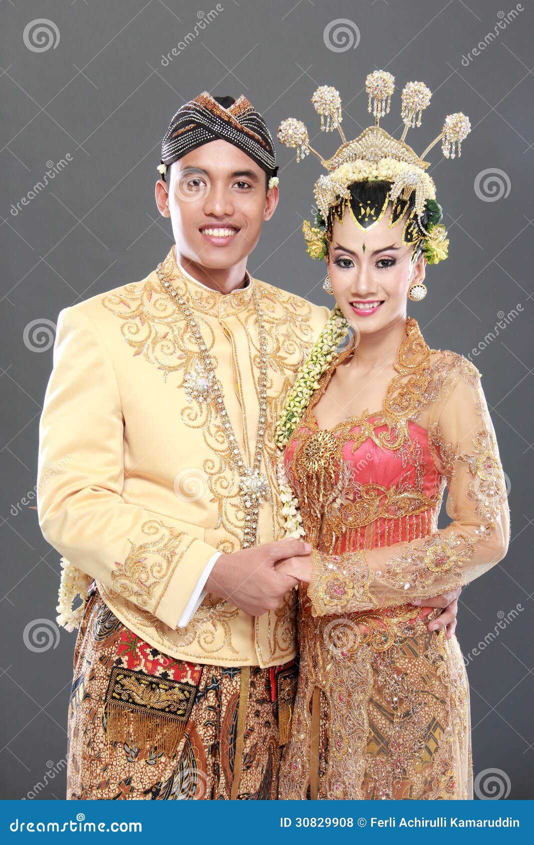 Traditioneel Het Huwelijkspaar Van Java Stock Foto - Image of aziatisch ...