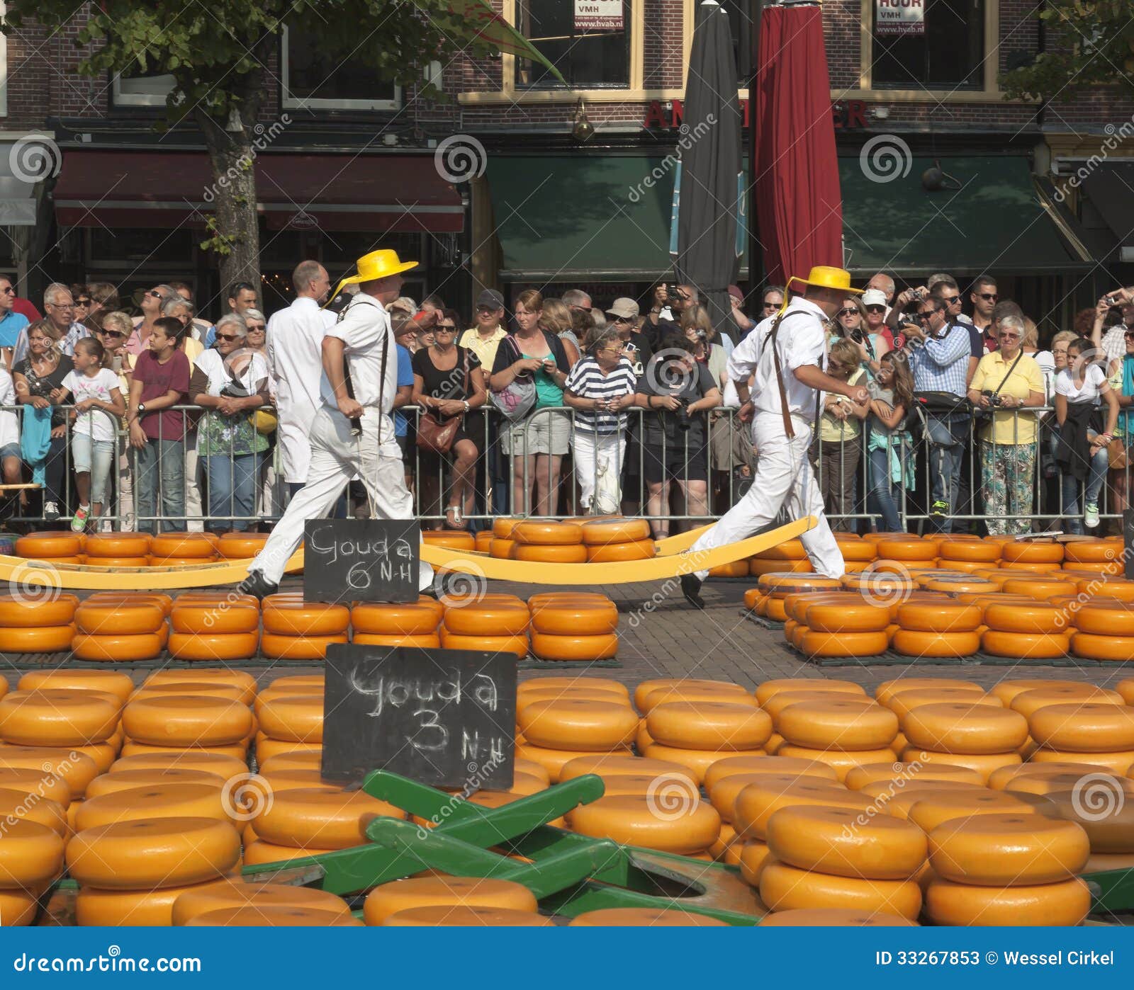 Traditioneel Vervoer Bij Kaasmarkt in Alkmaar, Redactionele Stock Foto ...