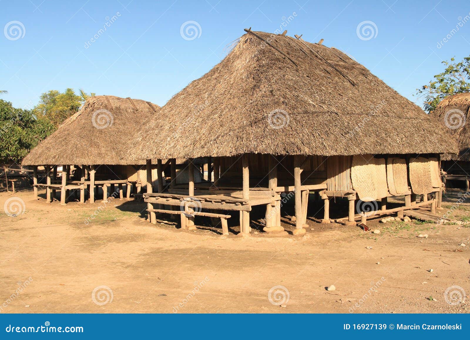 Traditionele Hutten Op West-Timor Stock Afbeelding - Image of ...
