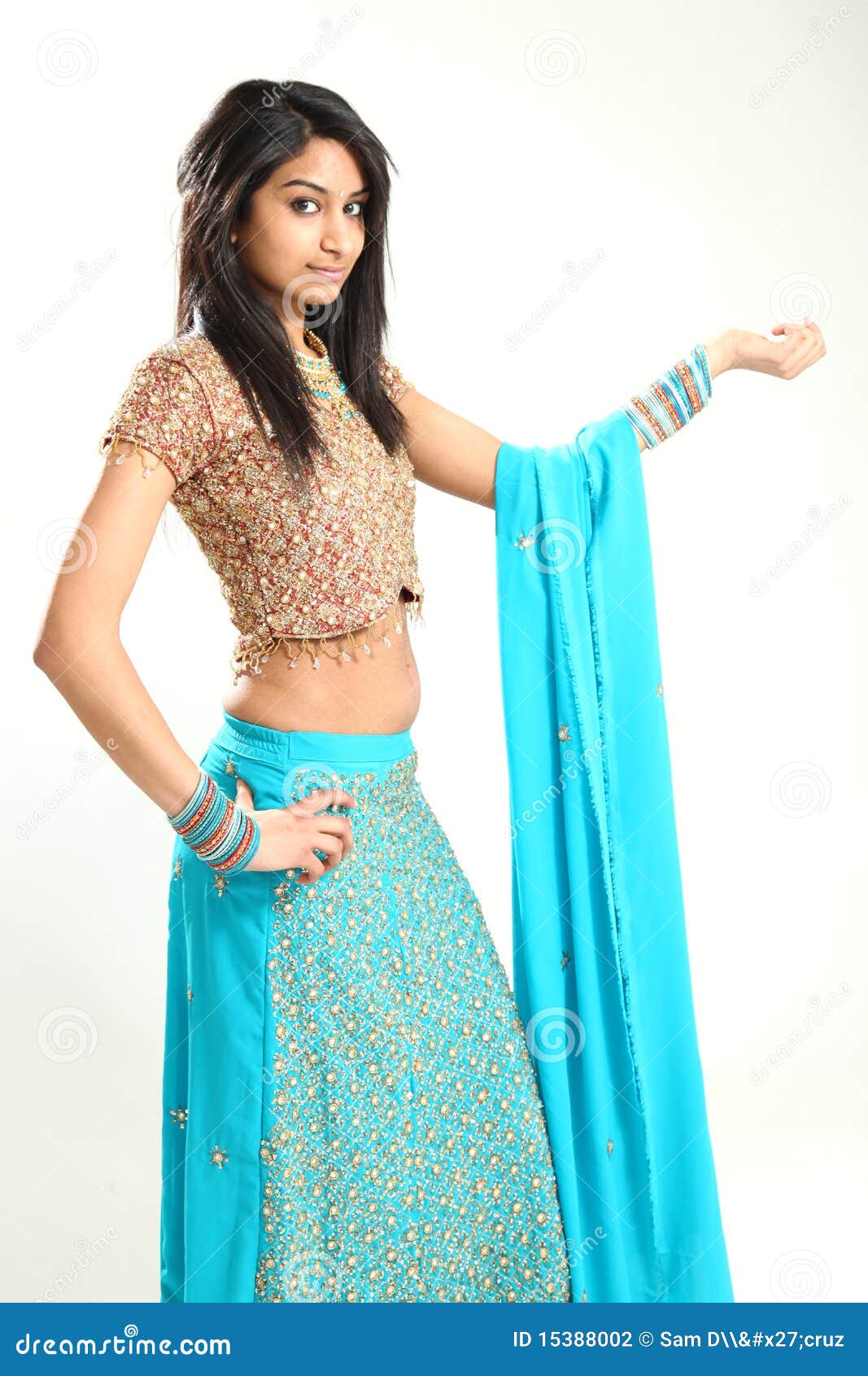 Traditionele Mooie Indische Vrouw Stock Foto - Image of indië, kleren ...