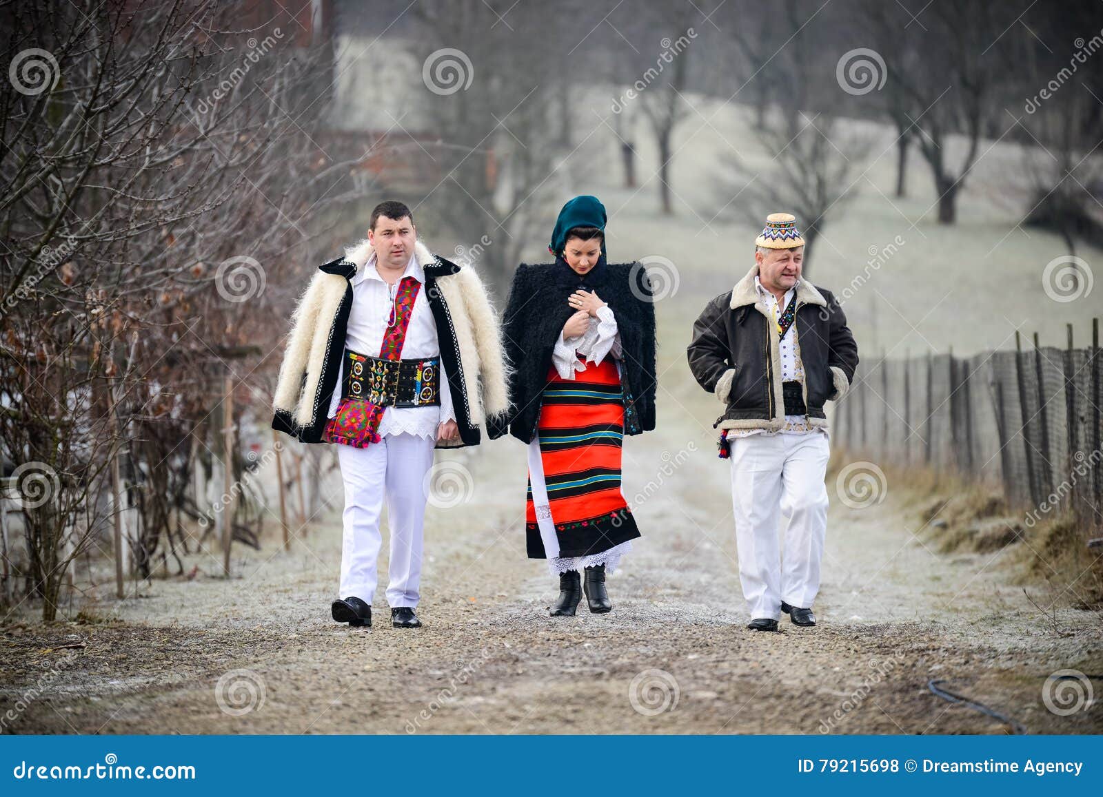 Traditionele Roemeense Kleding Redactionele Stock Foto - Image of ...
