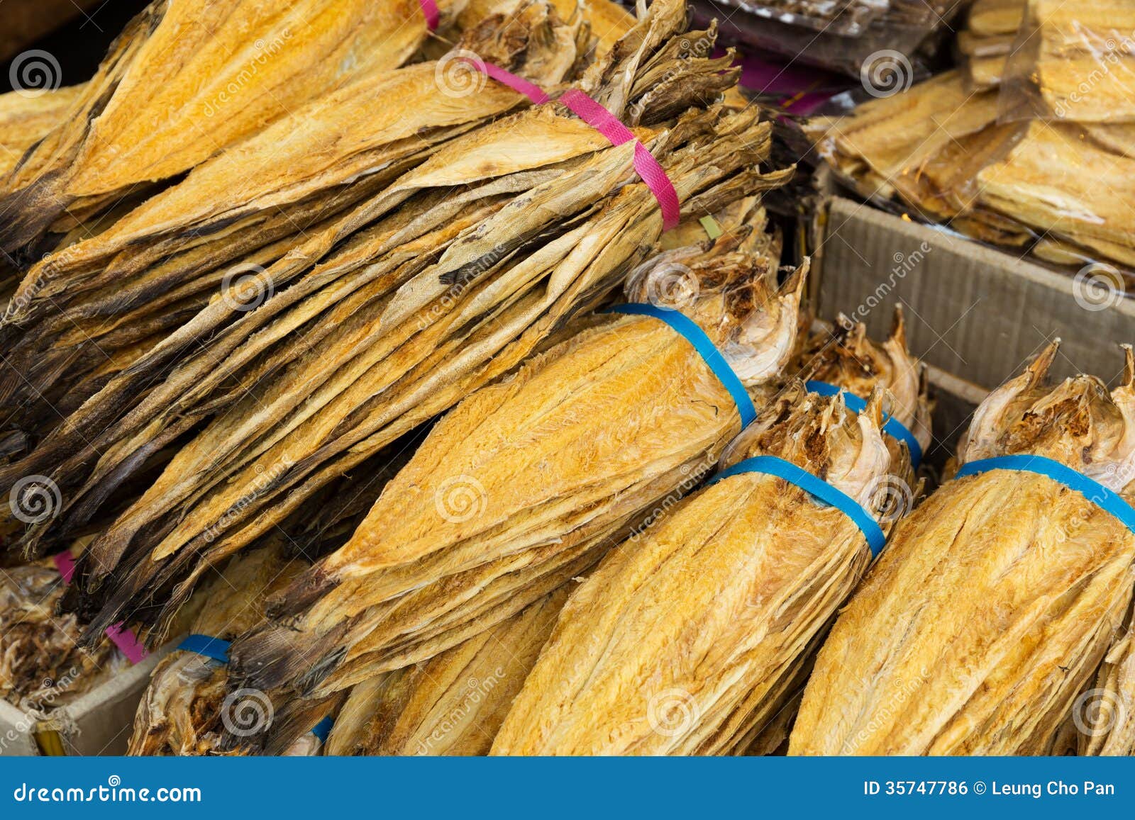 Traditionele Zoute Vissen in Markt Stock Foto - Image of thais ...