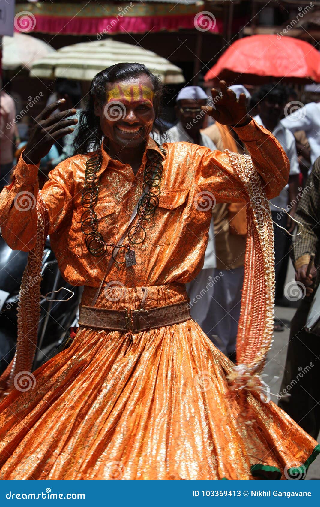 Traditionell dansare redaktionell arkivfoto. Bild av dans - 103369413