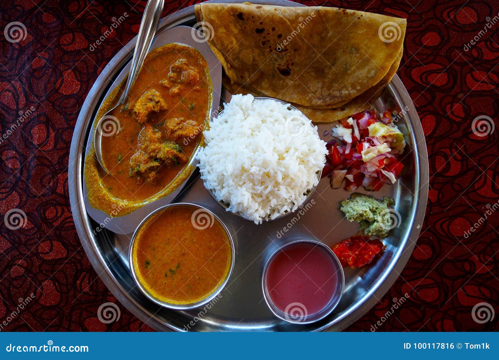 Traditionell Indisk Mat - Thali Arkivfoto - Bild av kryddor, platta ...
