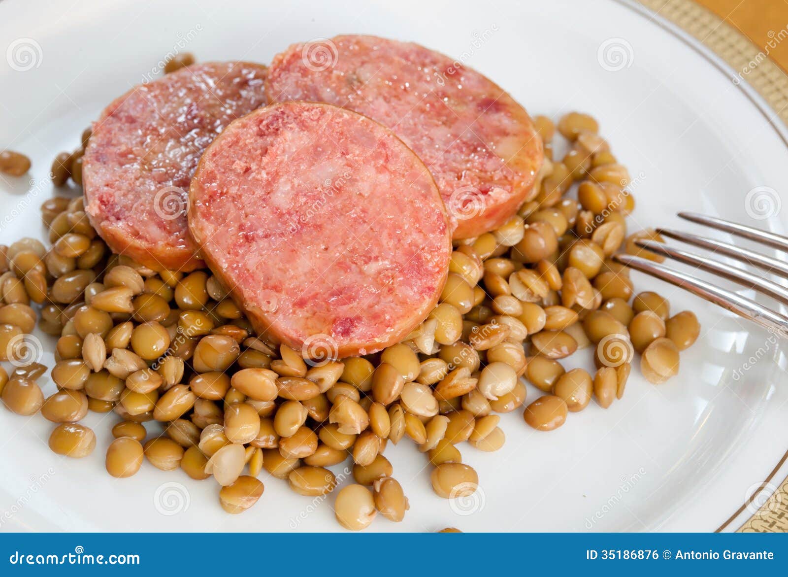 Traditionell italiensk mat arkivfoto. Bild av speciell - 35186876