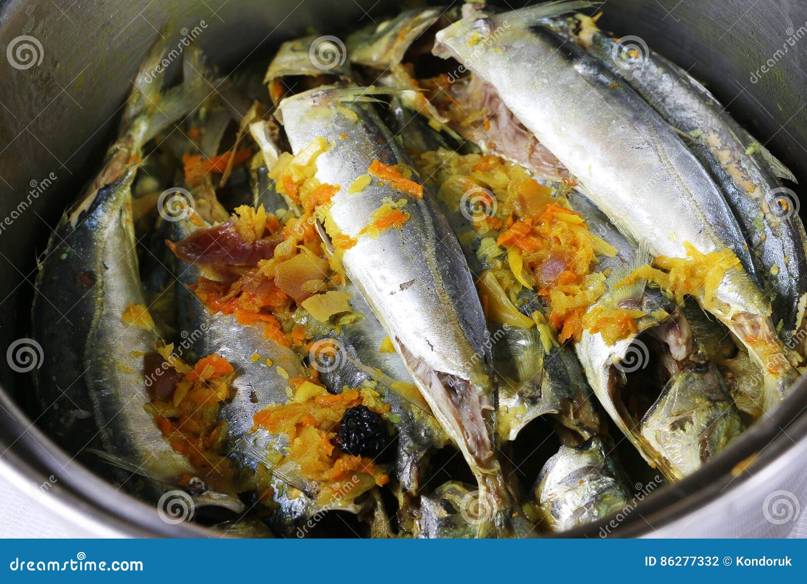 Traditionell Mat Av Borneo - Ikan Basung Masakampap Arkivfoto - Bild av ...