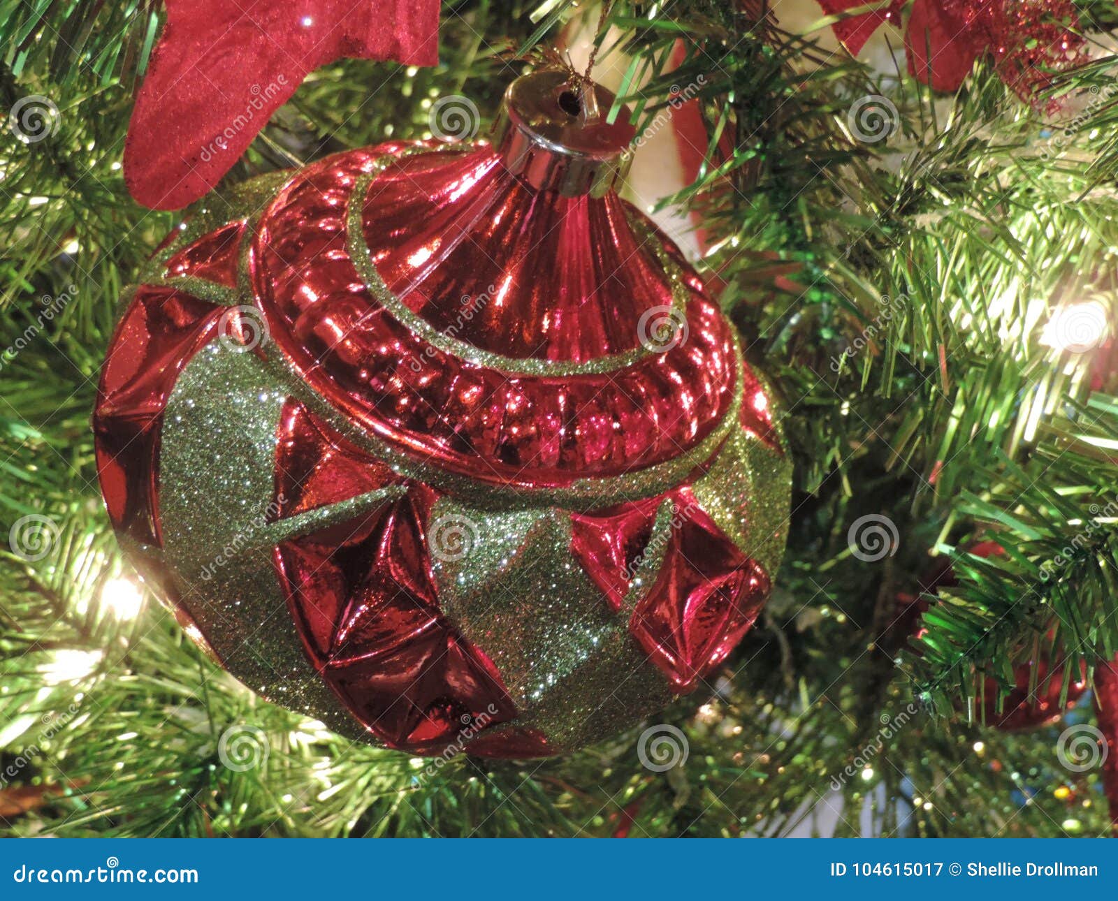 Traditionell prydnad fotografering för bildbyråer. Bild av prydnad ...