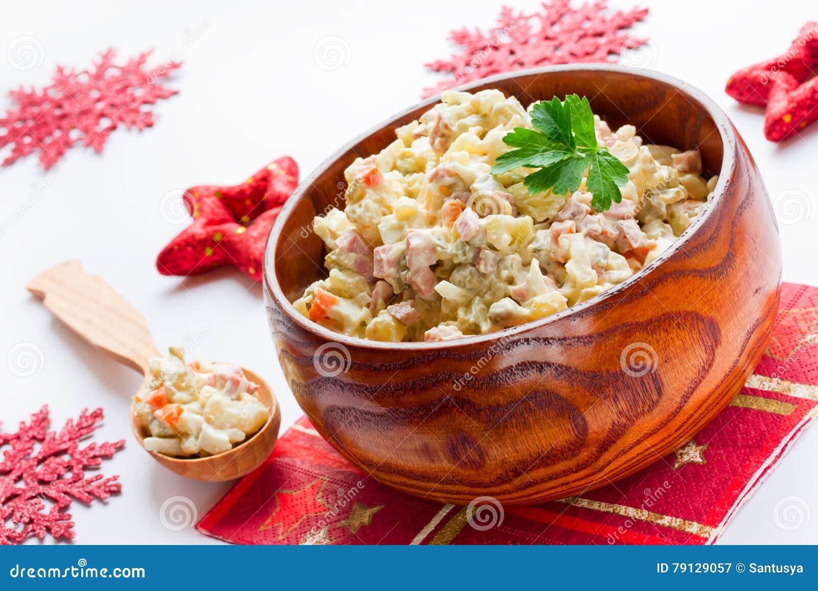 Traditionell Rysk Sallad Olivier - Julmat Fotografering för Bildbyråer ...