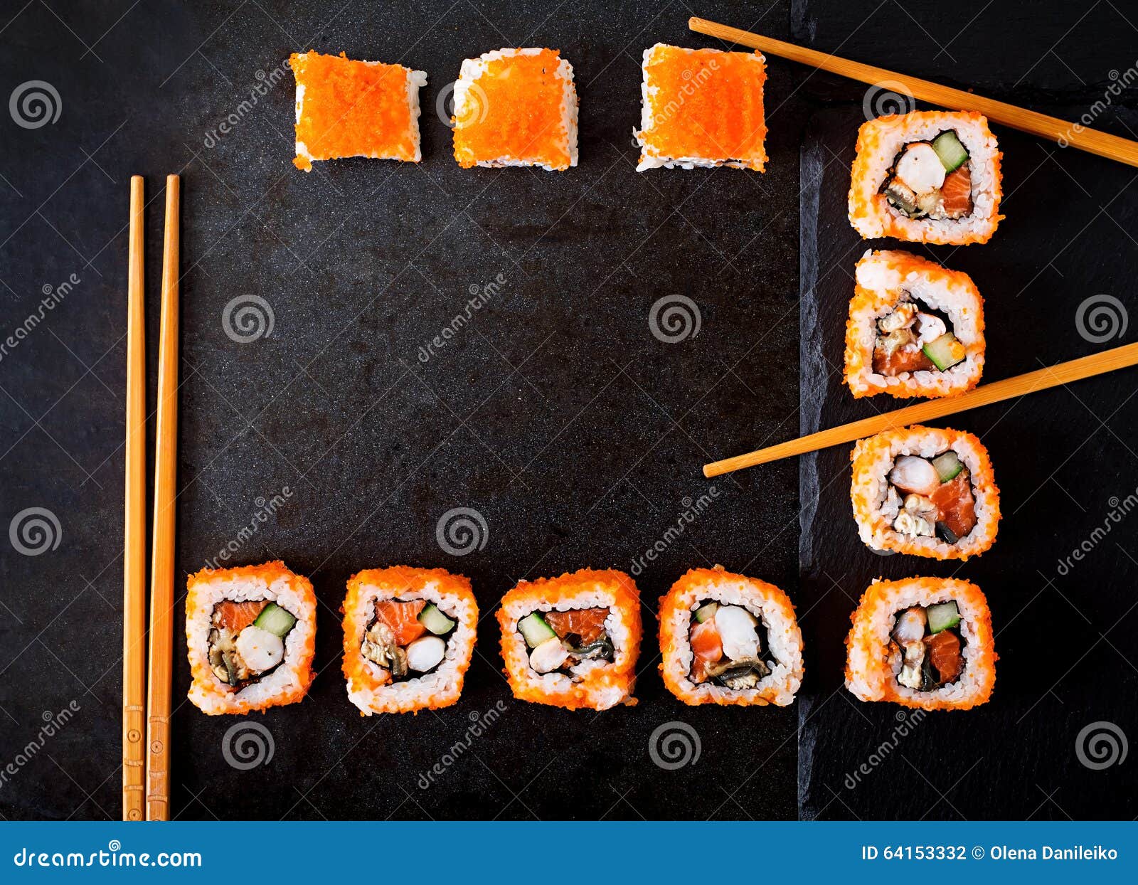 Traditionella Nya Japanska Sushirullar Arkivfoto - Bild av rött ...