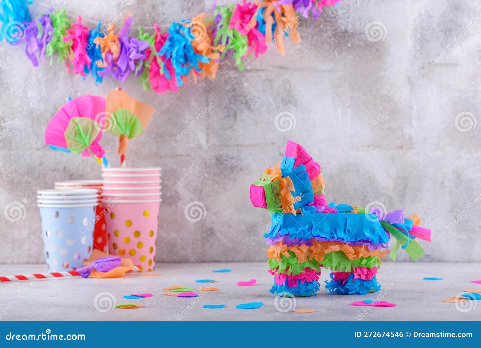 Traditionelle Mexicanische Pinata in Form Eines Esels Stockfoto - Bild ...
