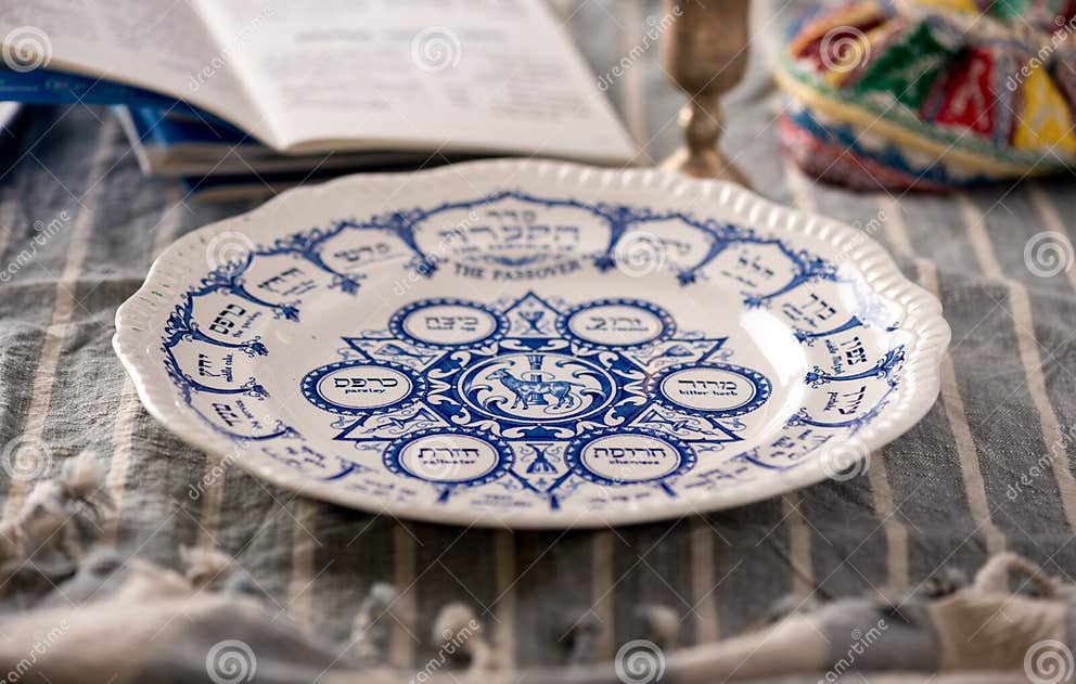 Traditionelle Passahfest-Platte Stockbild - Bild von weinlese, jüdisch ...