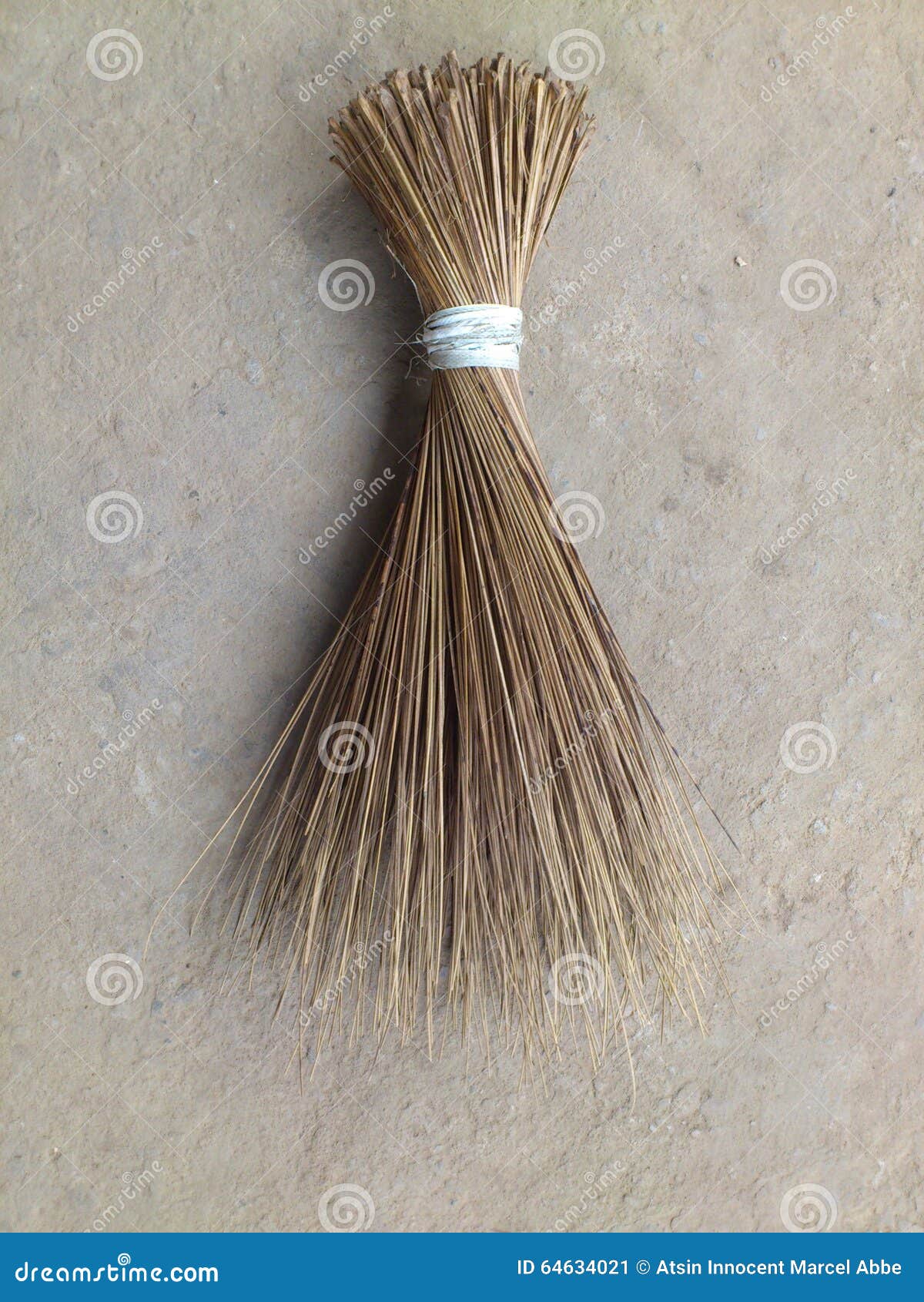 Traditioneller Besen stockbild. Bild von kurs, sauber - 64634021